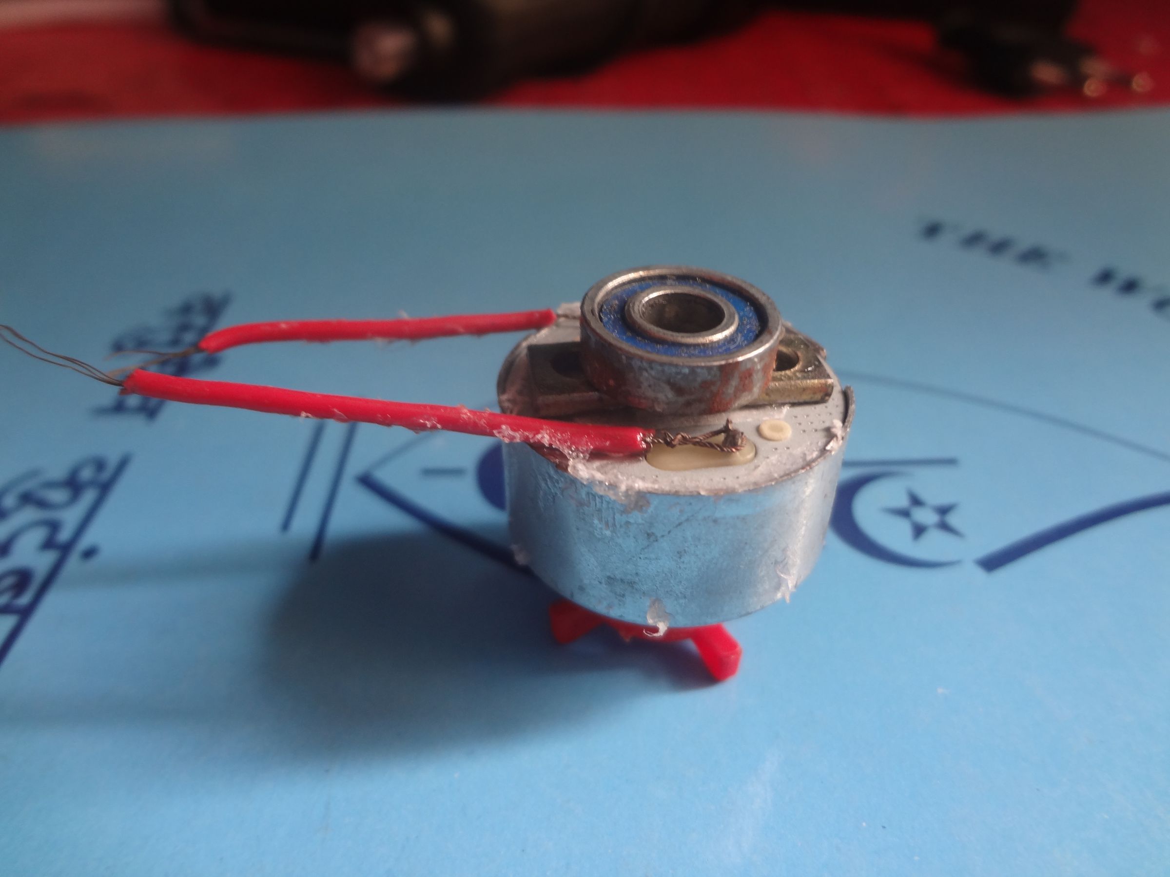 DIY Battery Powered Fidget Spinner(spins for 12hrs!) : 7 Steps (with ...