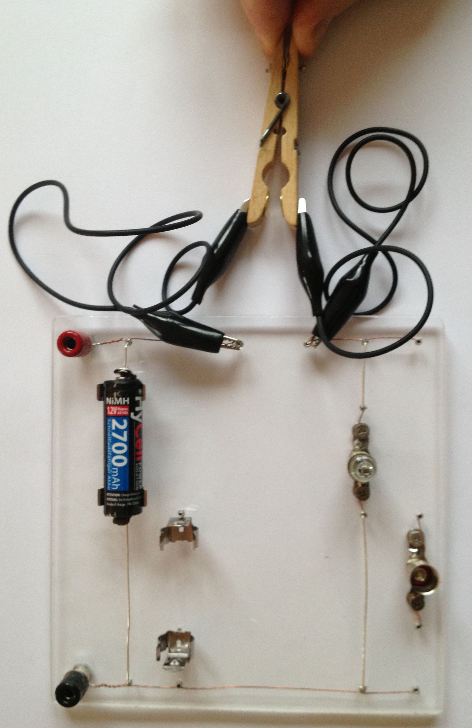 Introduction to Electricity : 8 Steps (with Pictures) - Instructables