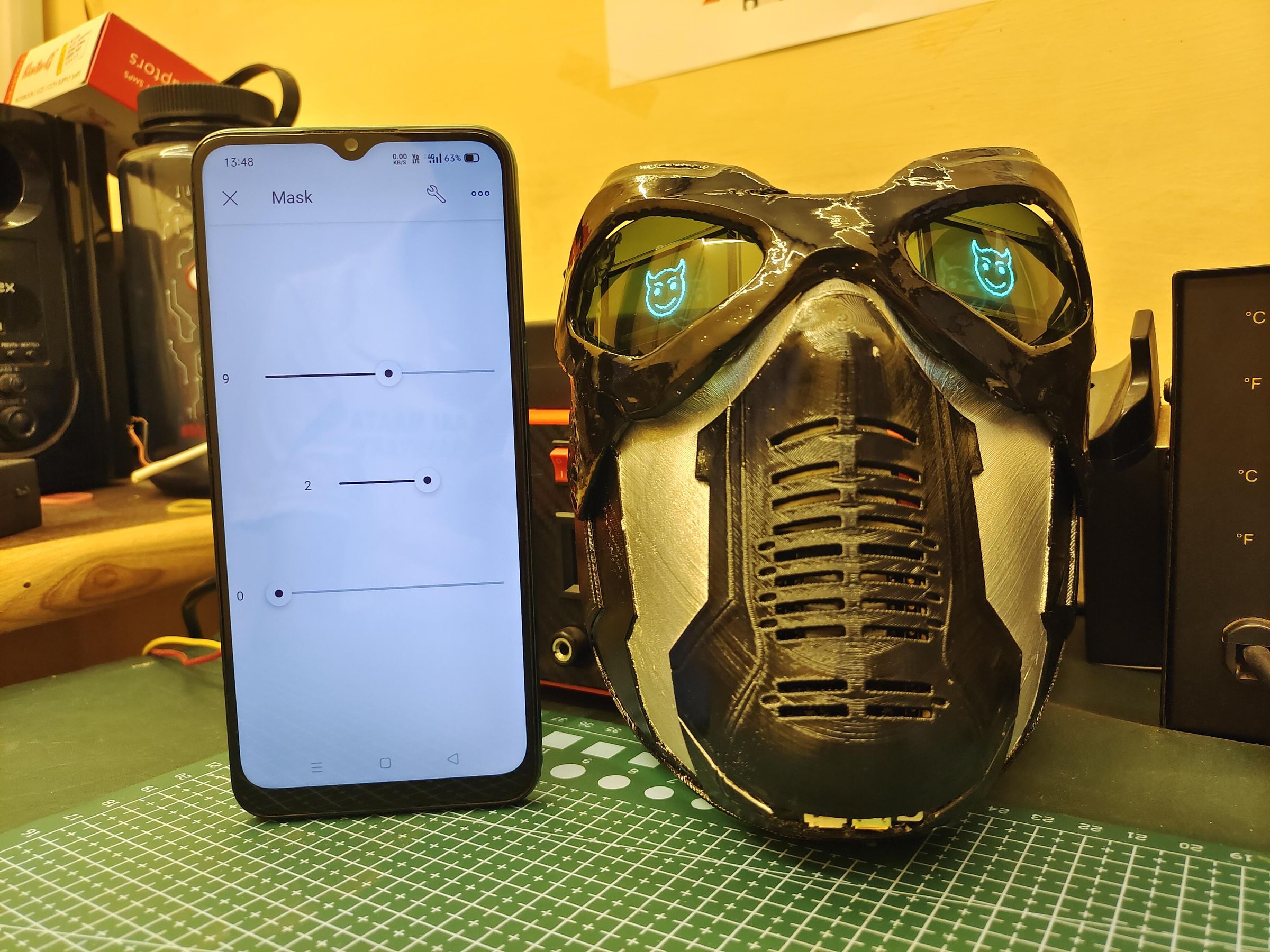 Sci-Fi 3D Printed Mask With Transparent Display : 10 Steps (with ...