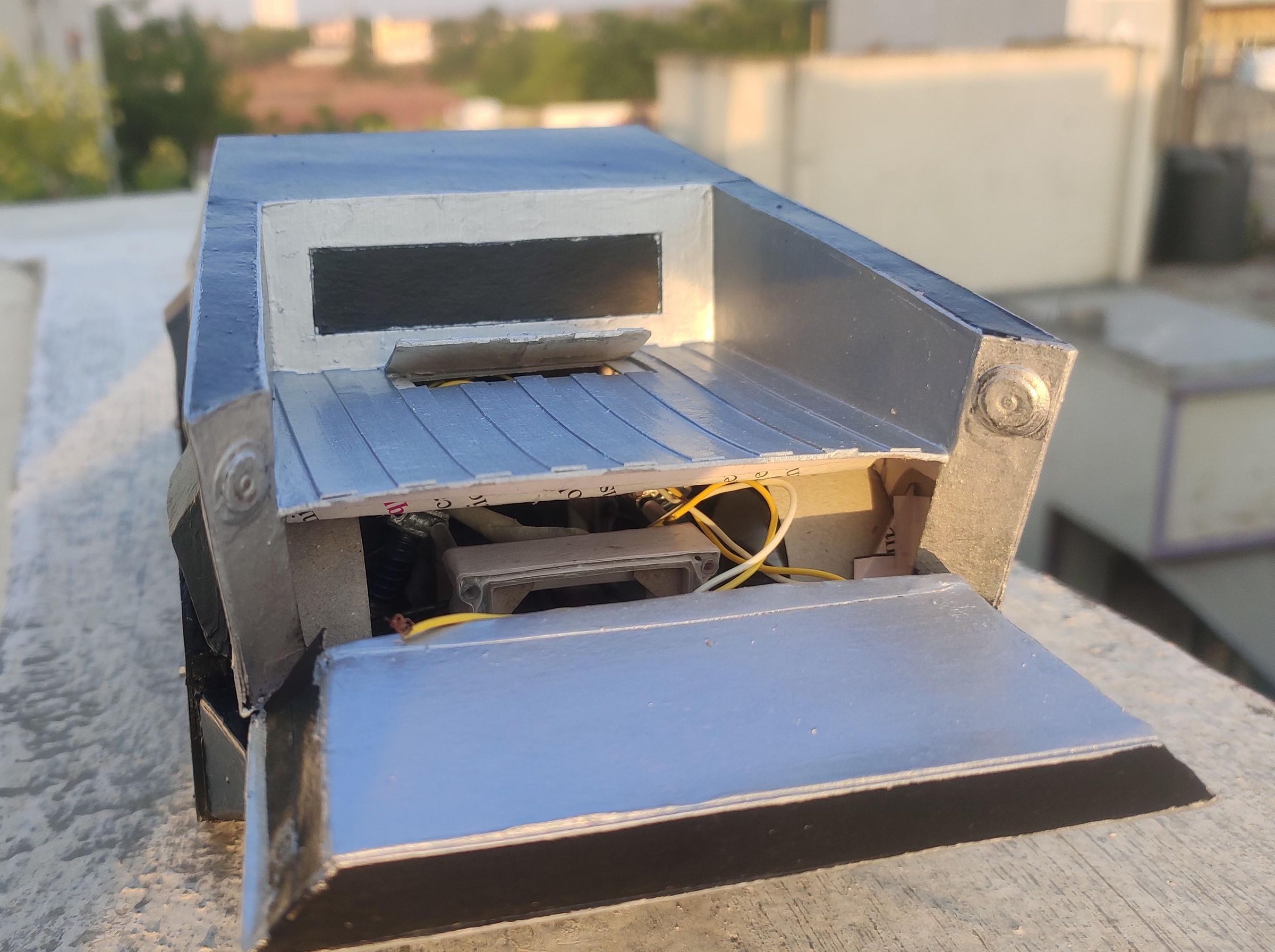 Tesla Cybertruck DIY Made of Cardboard : 6 Steps (with Pictures ...