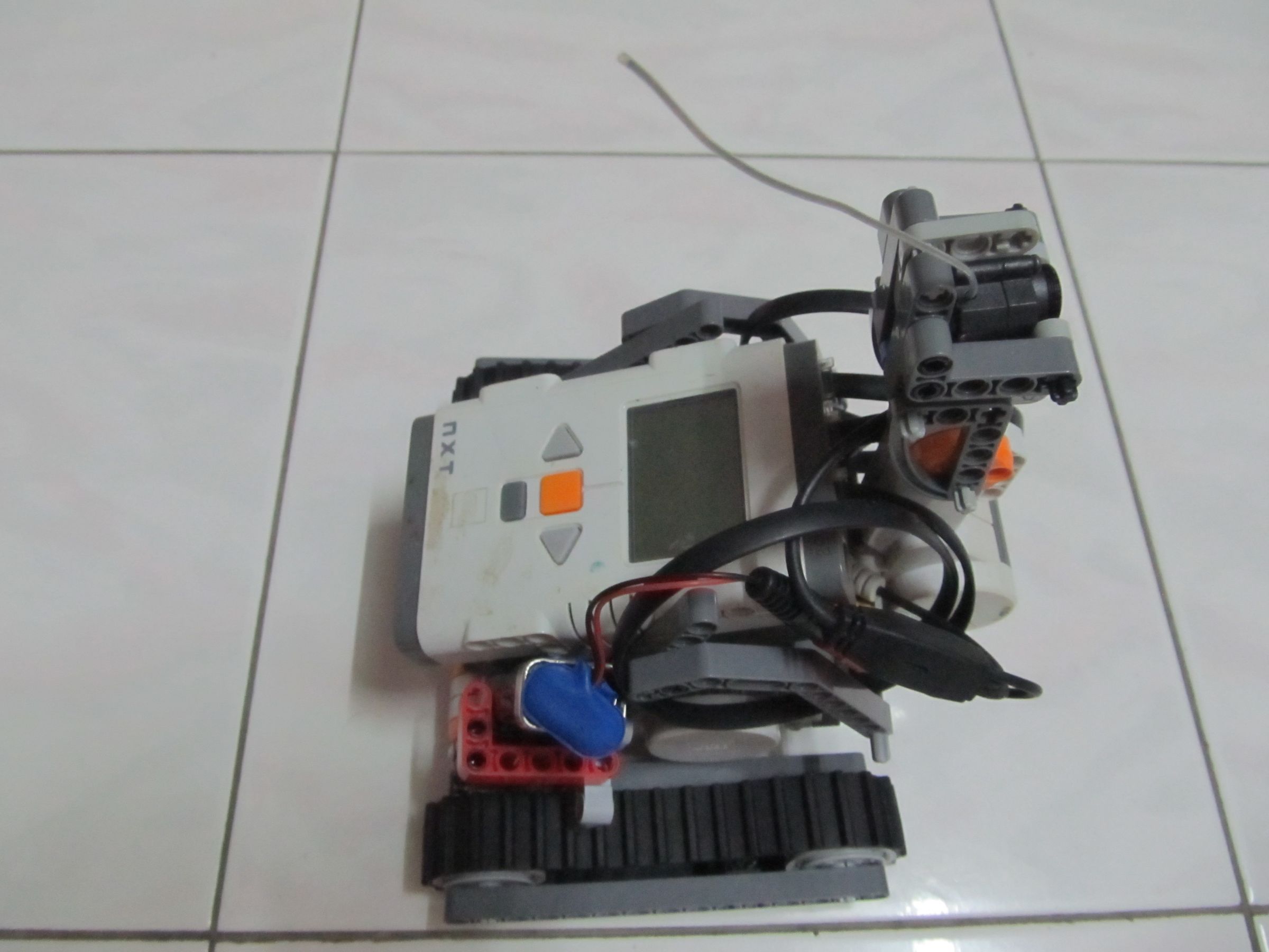 Lego Quick and Easy Spybot : 4 Steps - Instructables