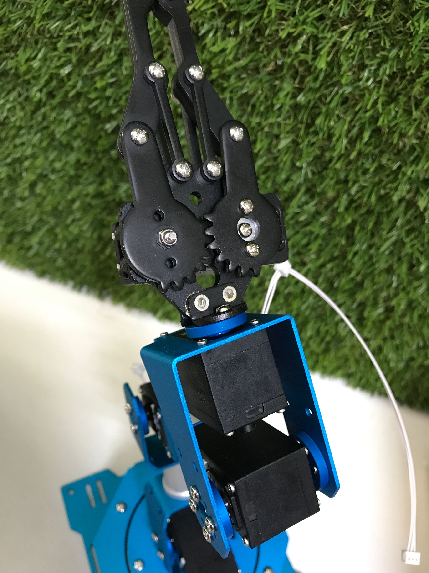 How to Make a New Robotic Arm : 12 Steps (with Pictures) - Instructables