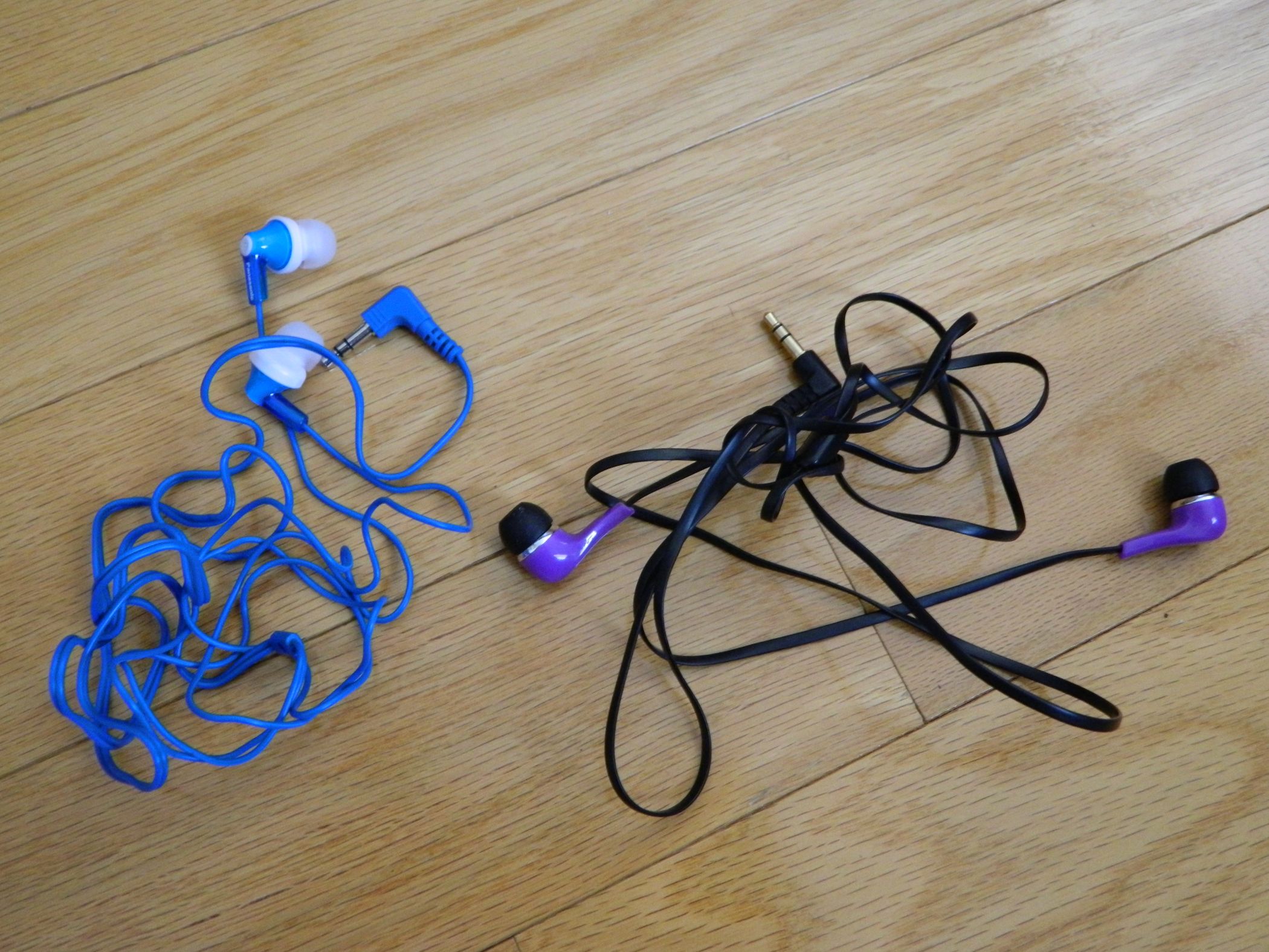 Simple Earbud Life-hack (in 10 or Less Seconds) - Instructables
