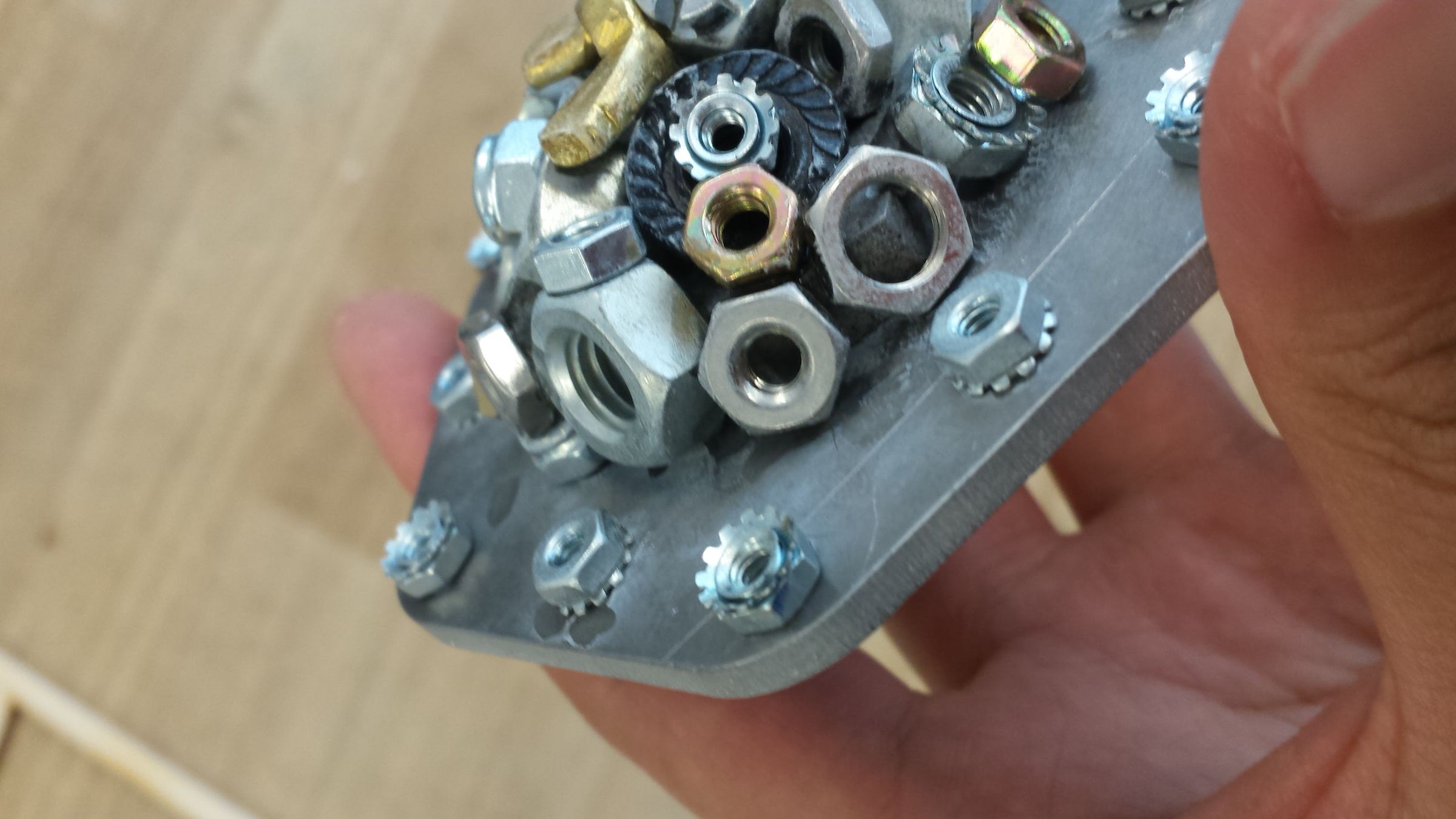 Nutcase [for Loose Screws] : 9 Steps (with Pictures) - Instructables