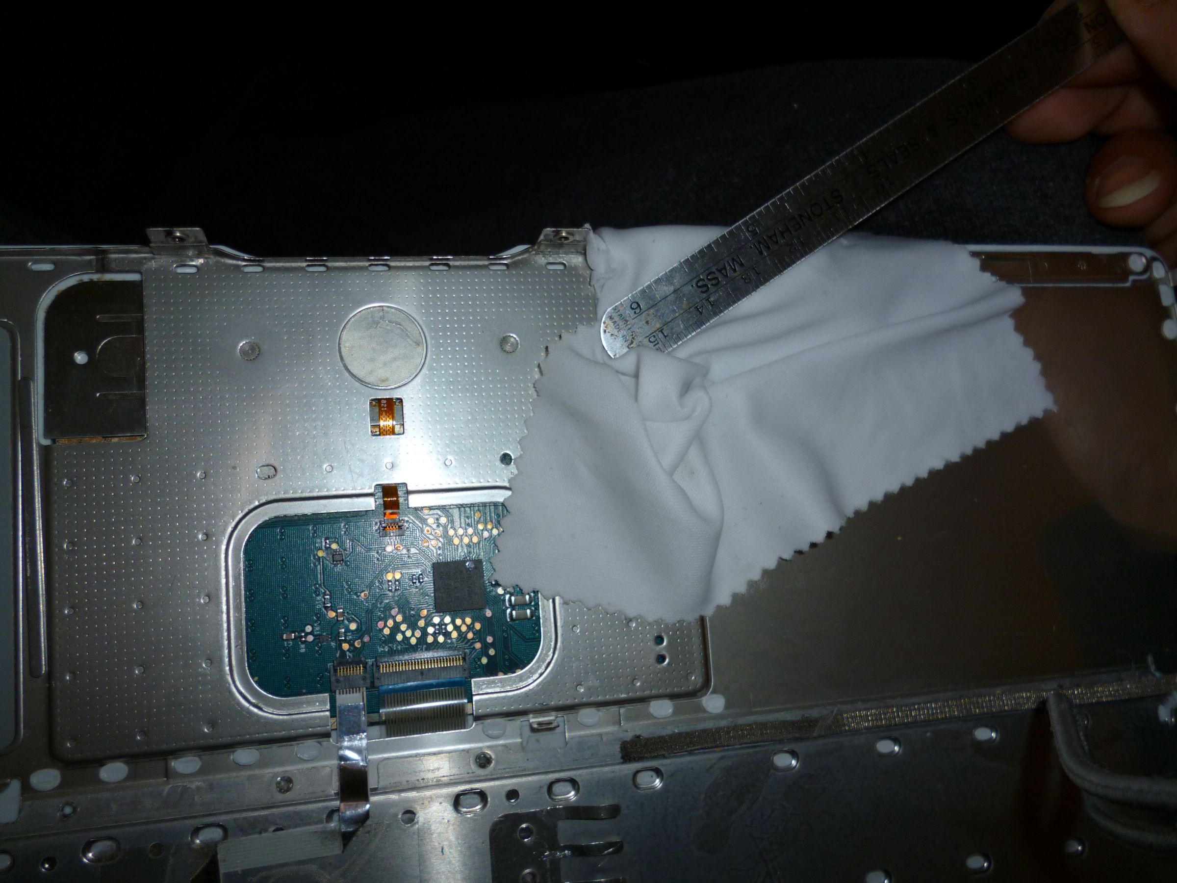 Fix a Broken Macbook Mousepad : 8 Steps - Instructables