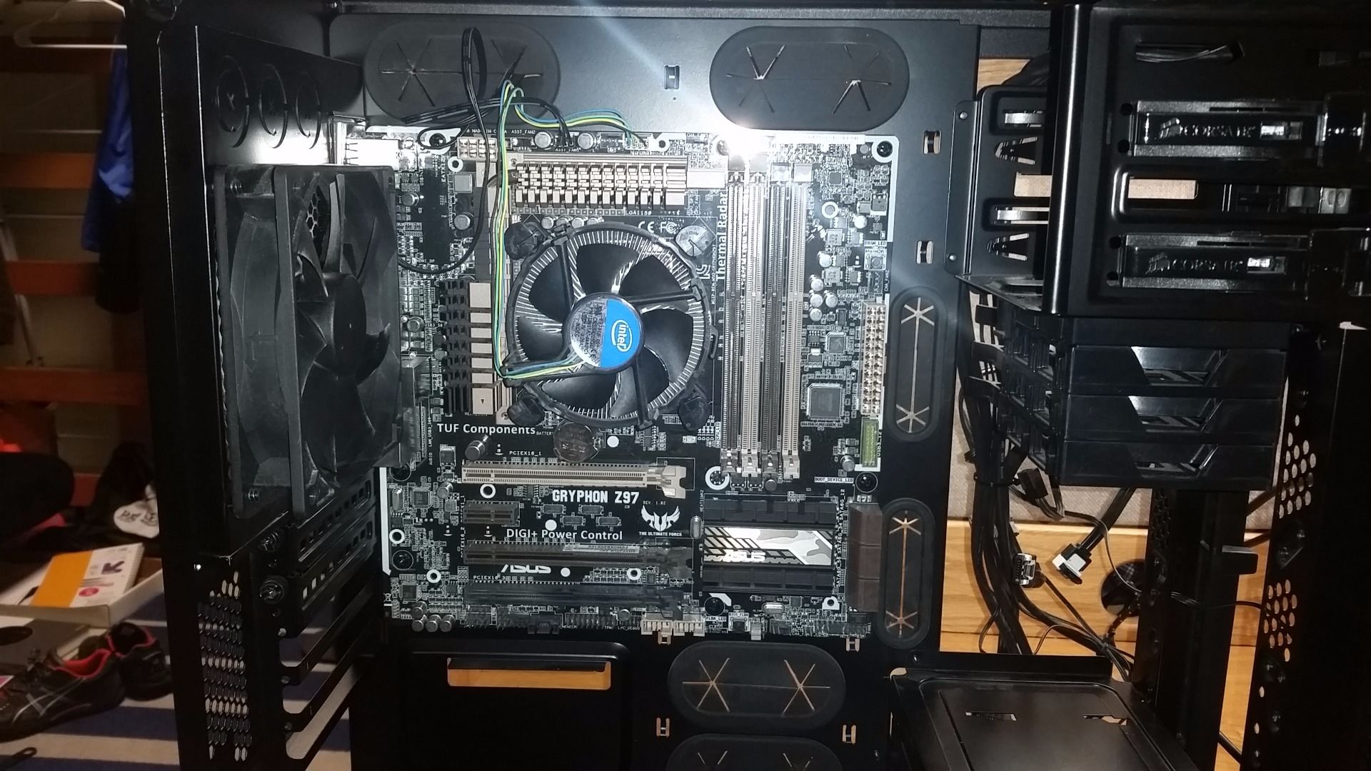 How to Build a Desktop Computer : 13 Steps - Instructables