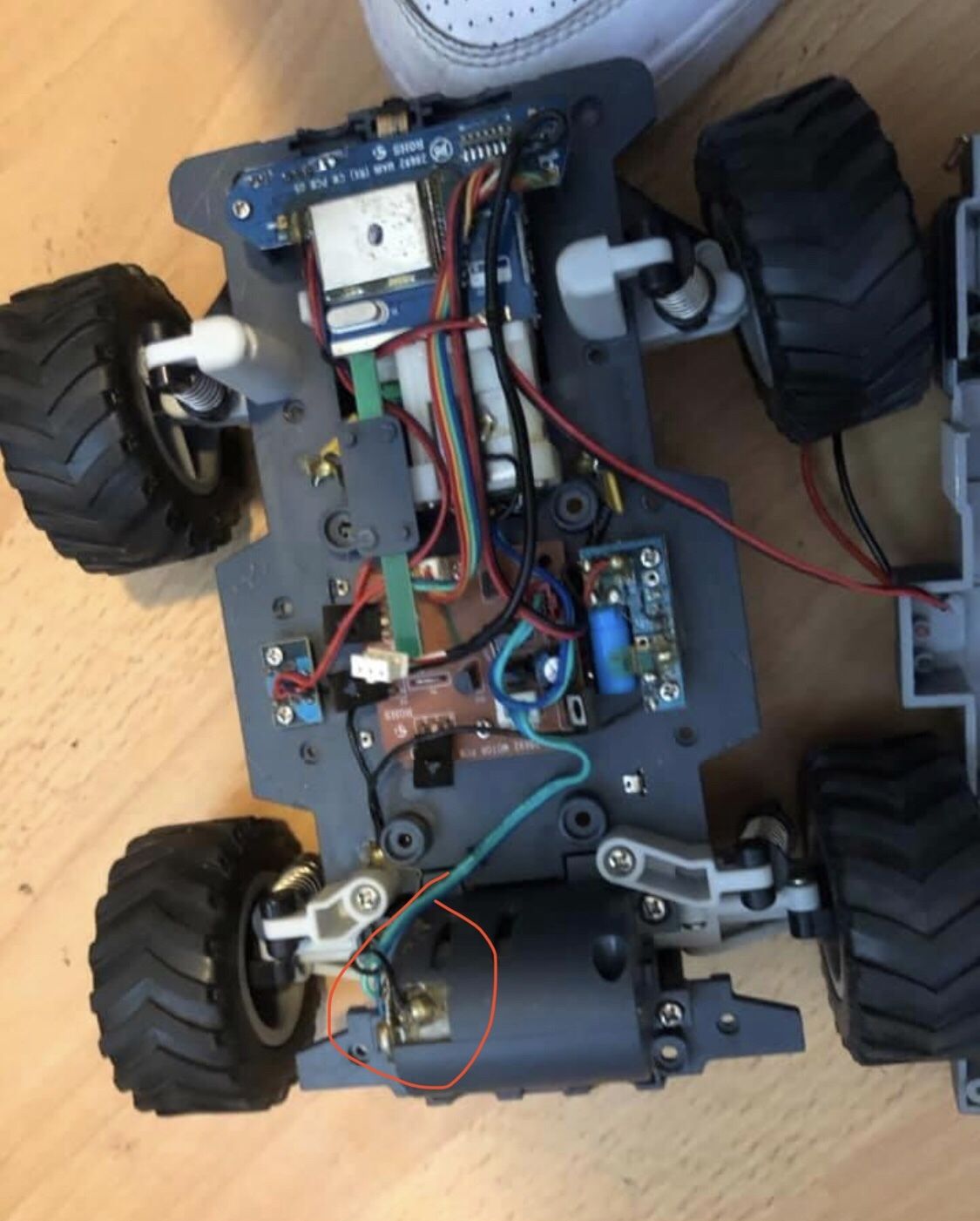 How to Make a DIY Smartphone Controlled RC Car : 8 Steps (with Pictures ...