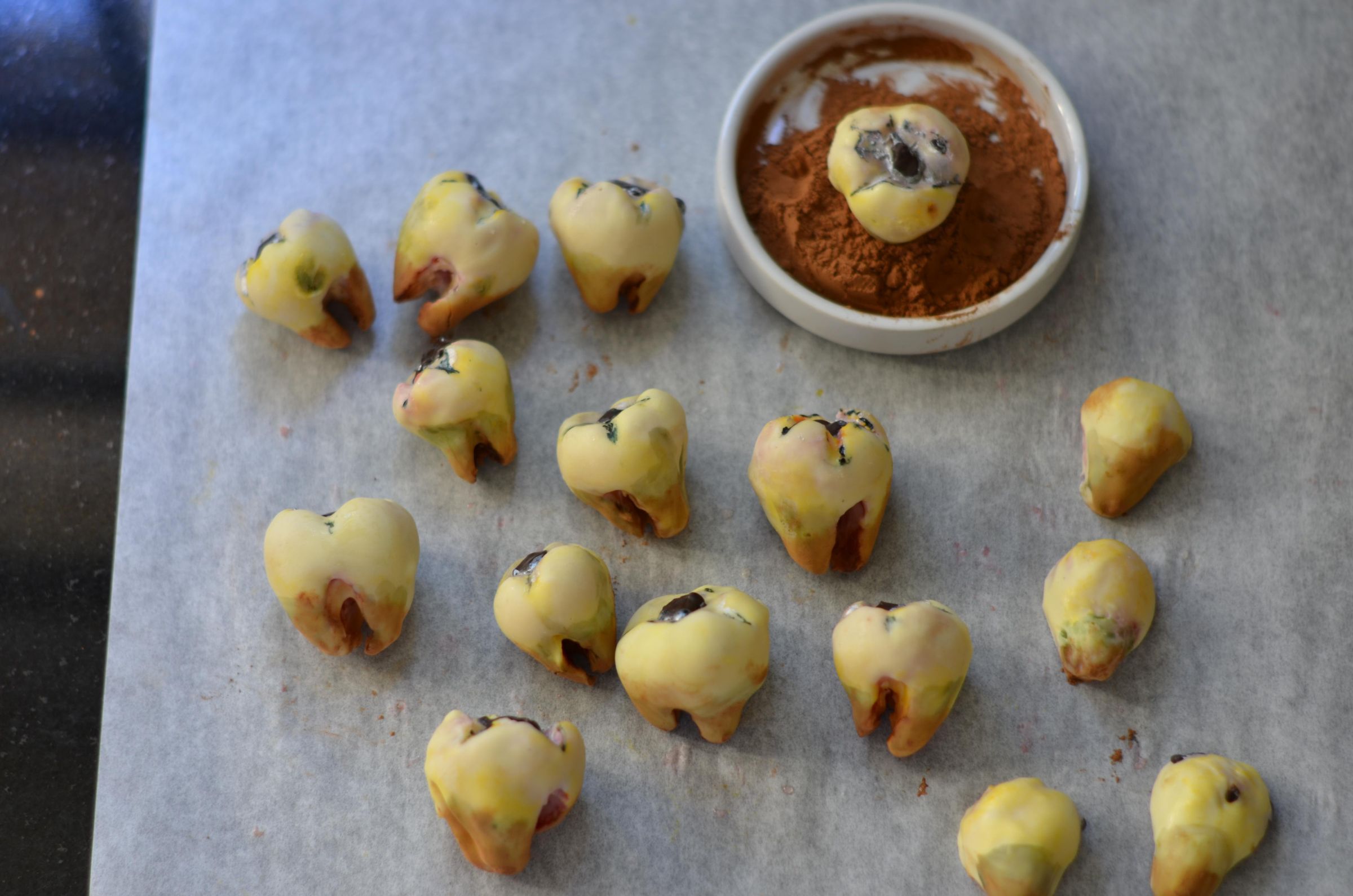 Rotten Teeth Chocolate Strawberries : 9 Steps (with Pictures ...