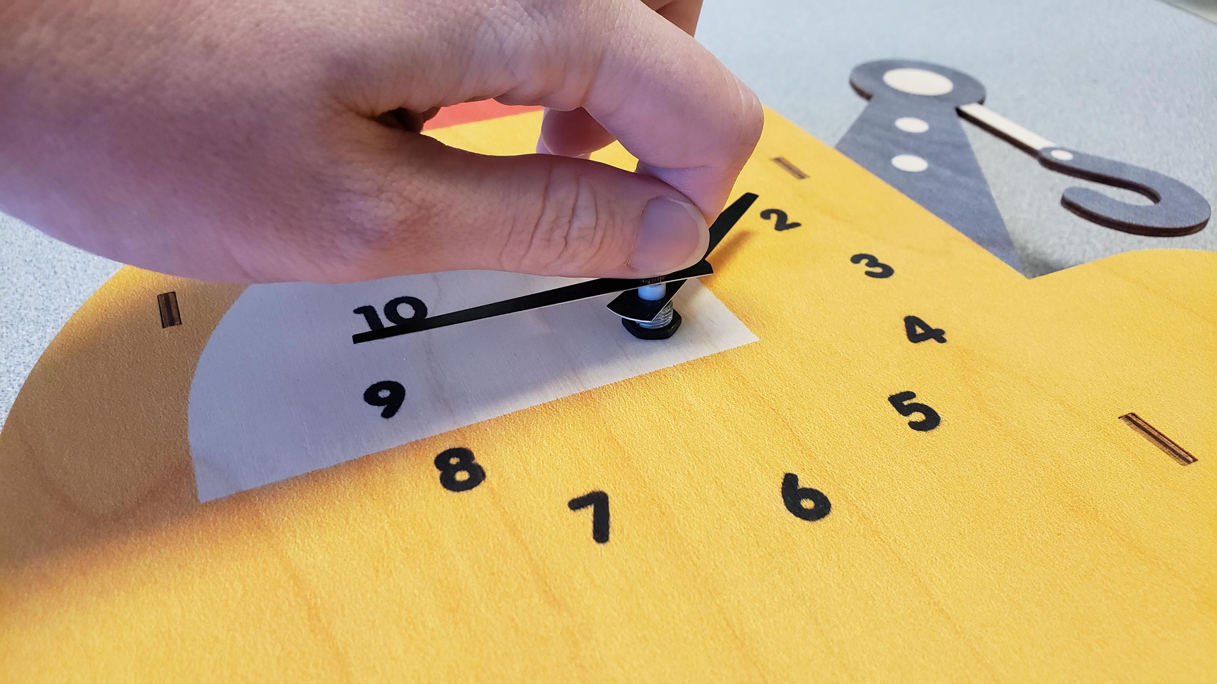 How to Fix a Clock That Loses Time : 3 Steps (with Pictures ...