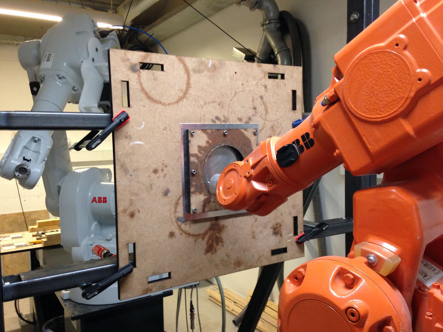 Panel-Holding Frame for Industrial Robots : 7 Steps - Instructables