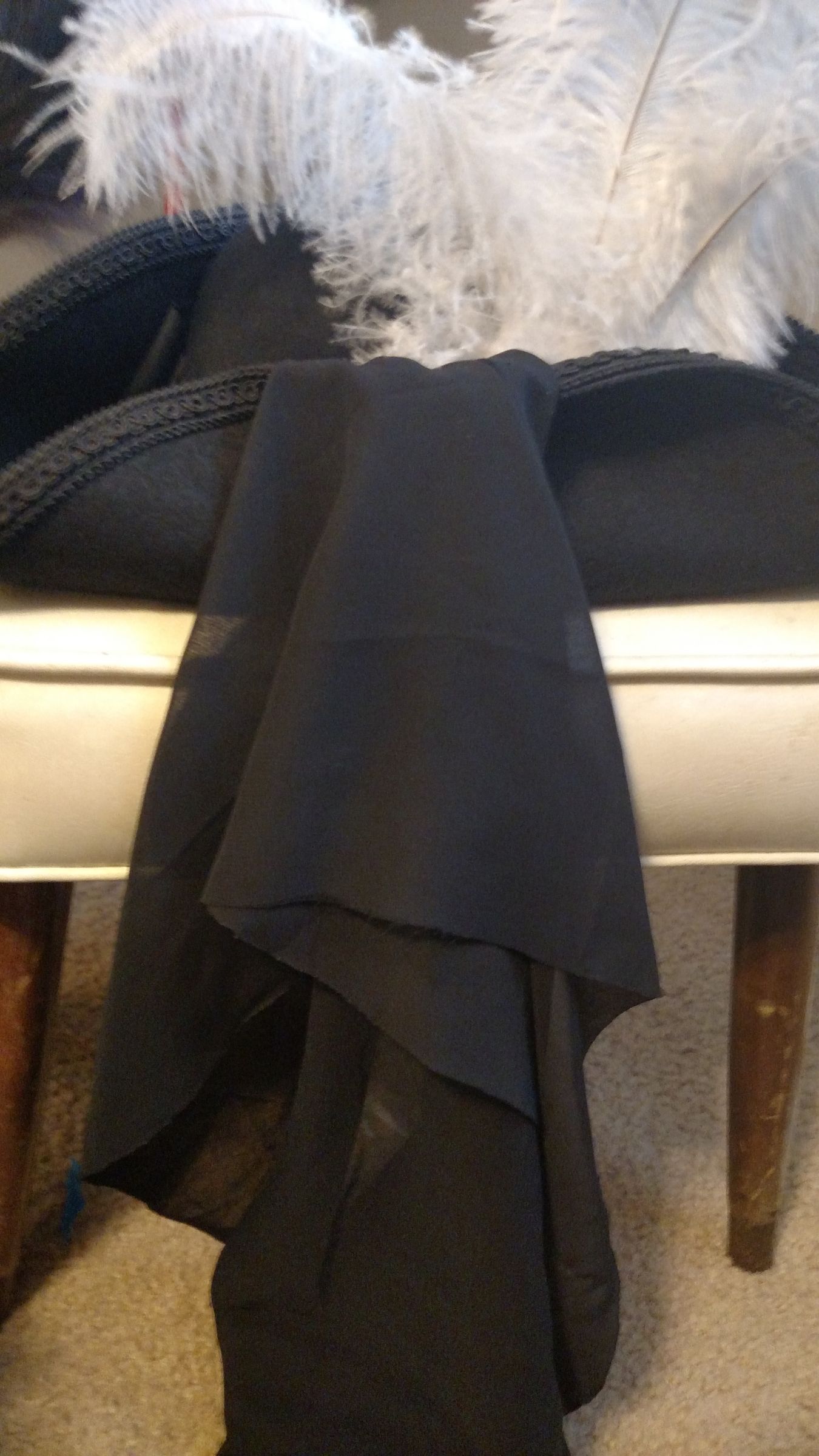 Quality Easy Pirate Hat : 4 Steps (with Pictures) - Instructables