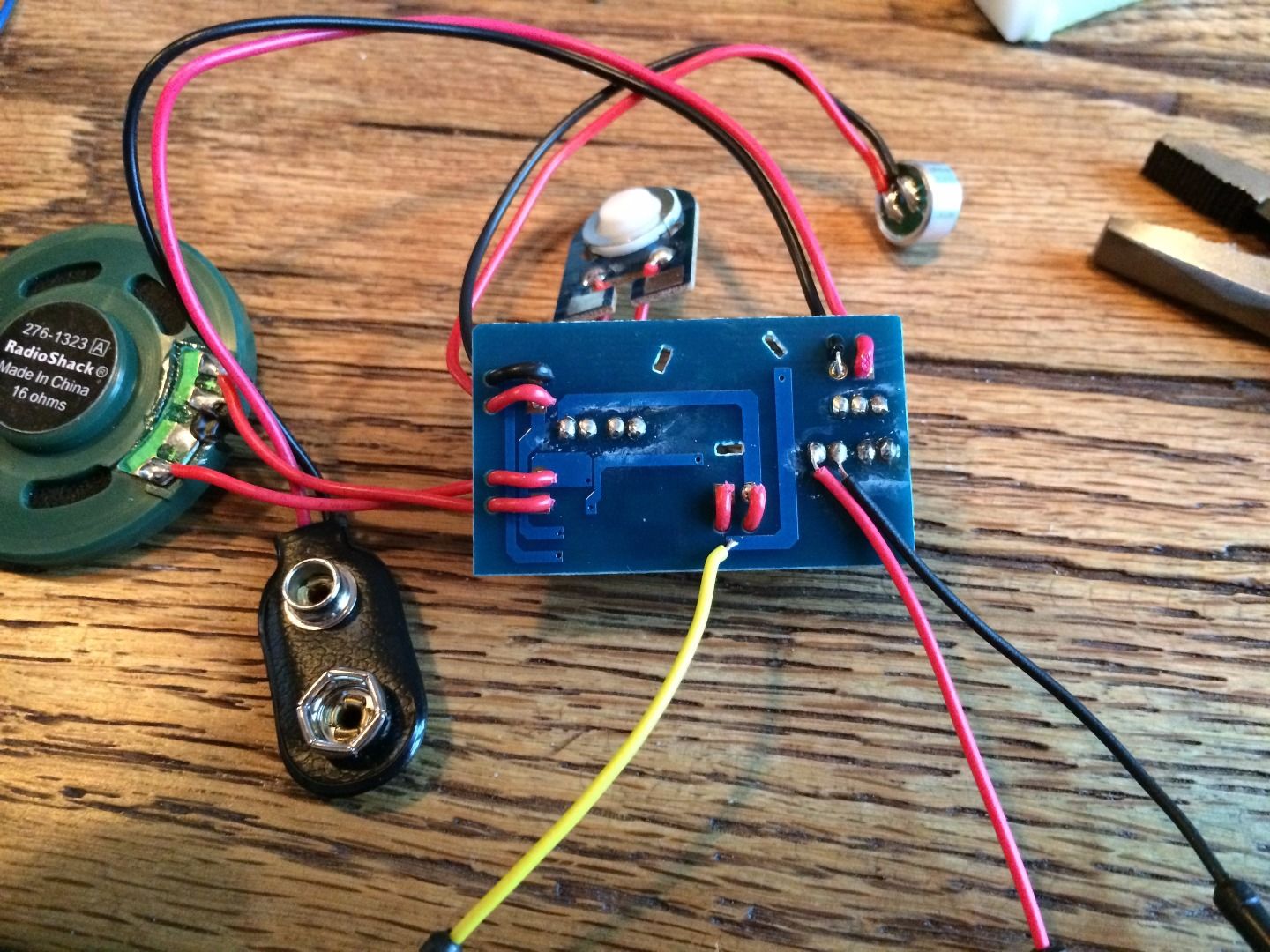 Get of Your Ass Warning Shouting Device : 5 Steps - Instructables