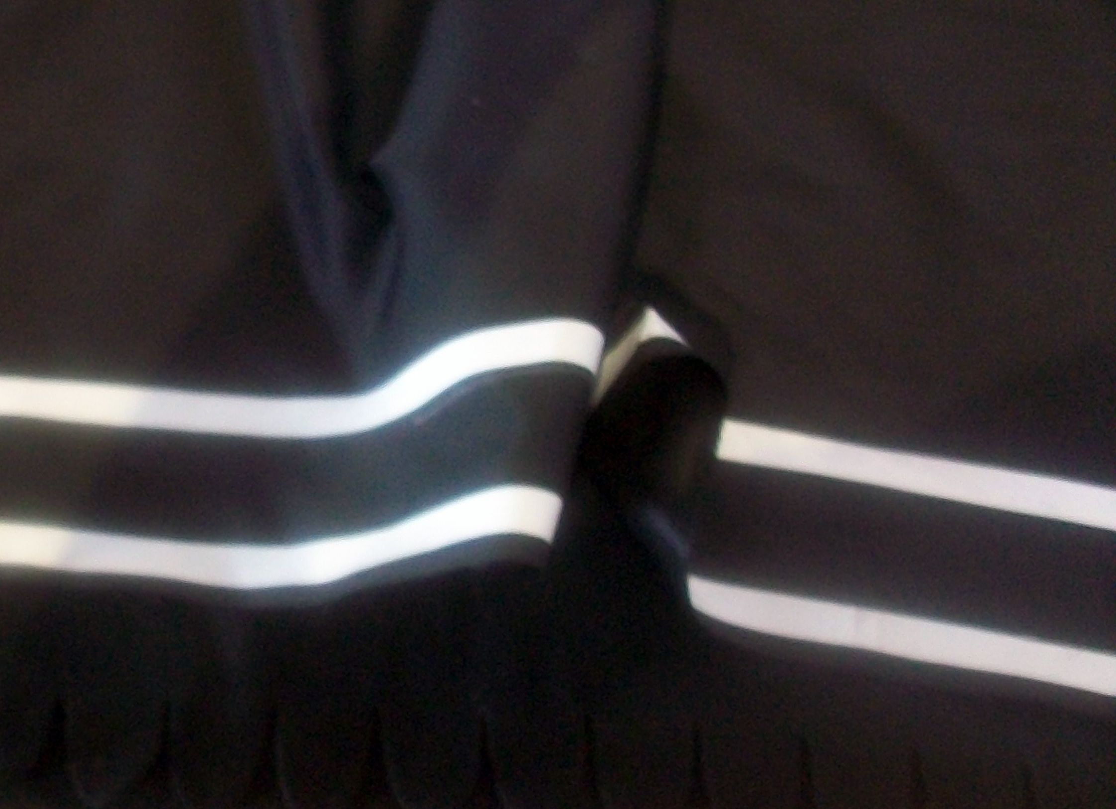 Easy No-Sew Vampire Cape : 6 Steps - Instructables