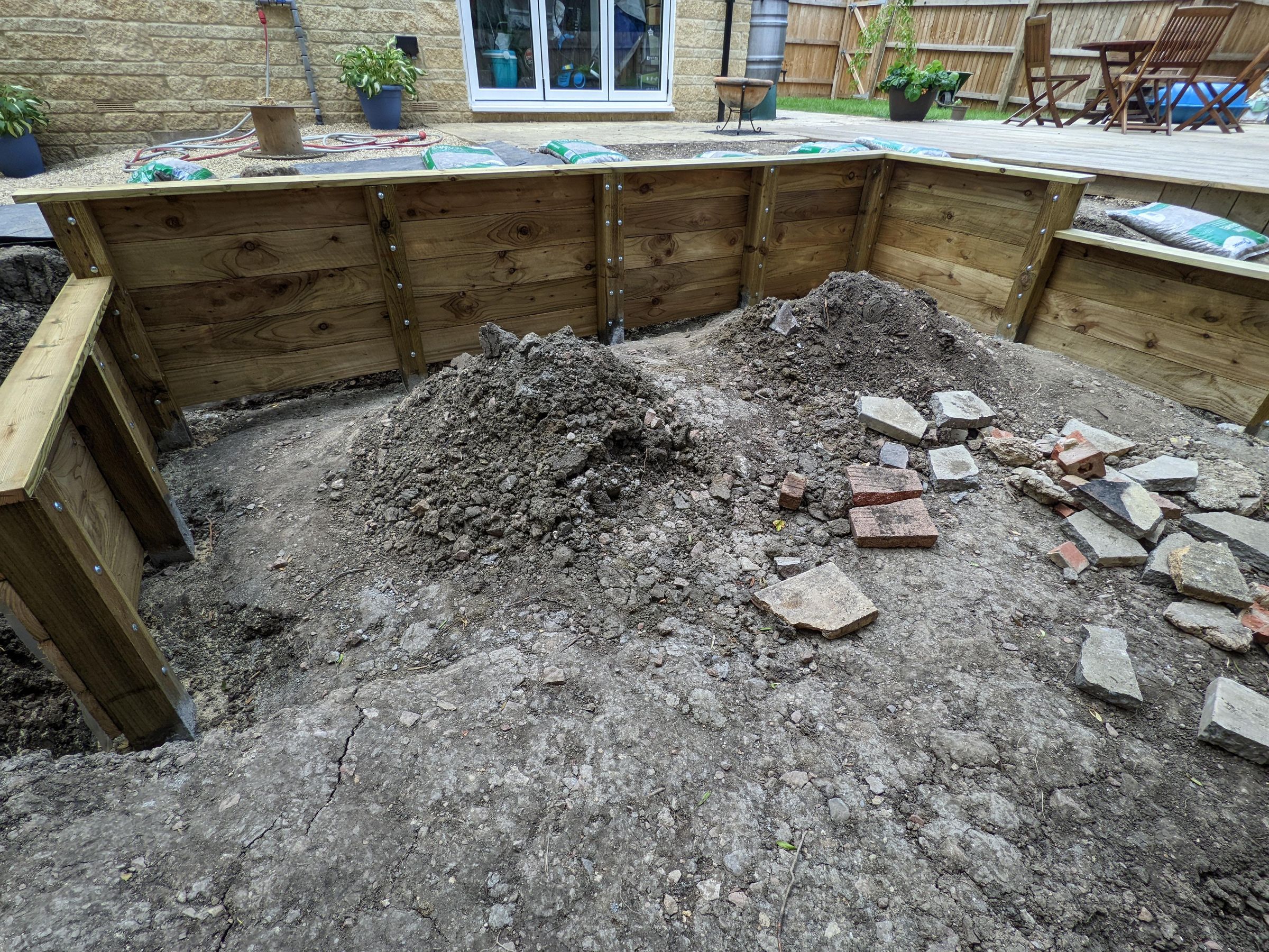 Creating a Beautiful Tiered Garden From a Boring New Build Slope : 8 ...