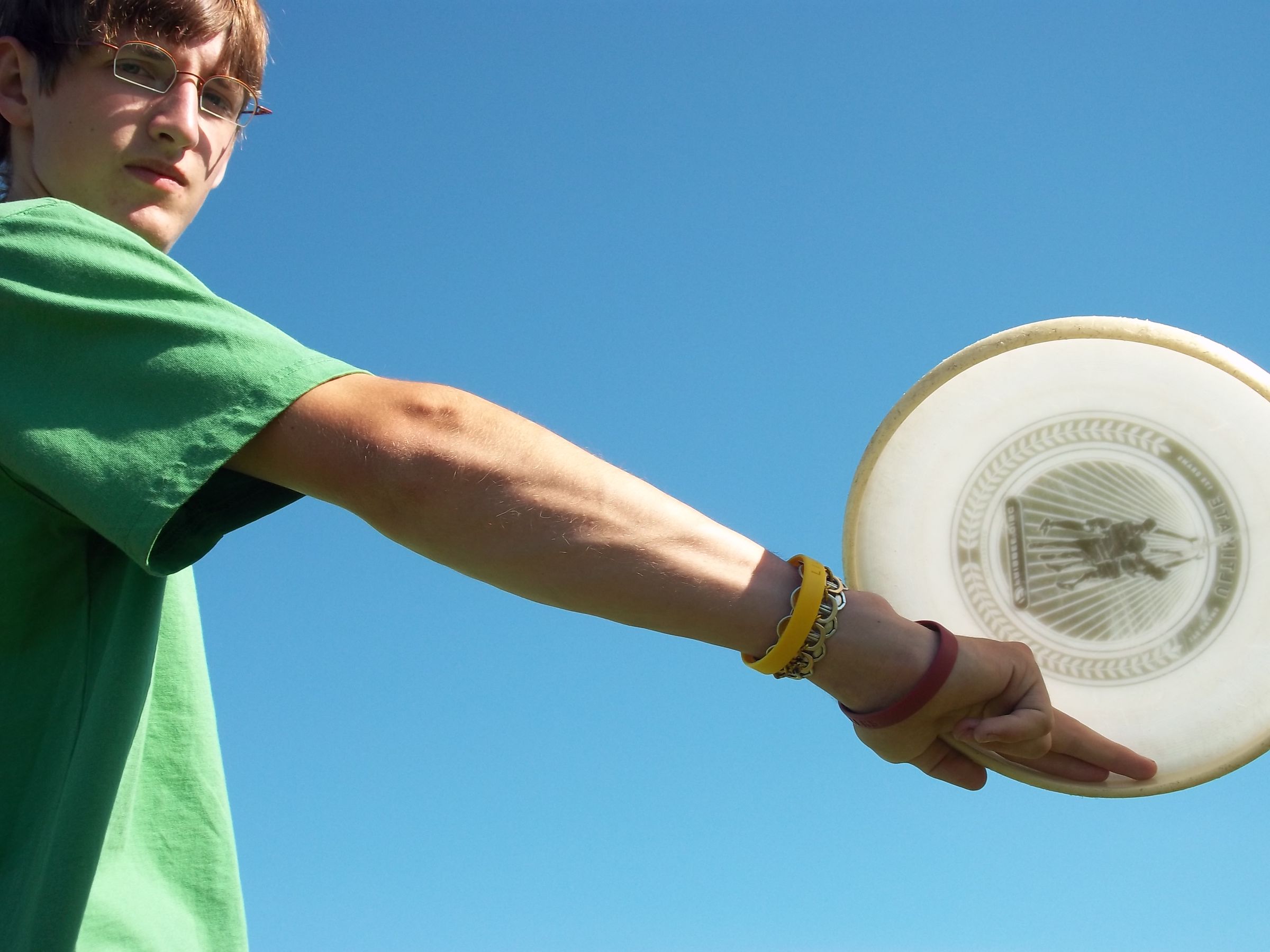 Funky McGroovy Frizbee Throwing Guide : 9 Steps (with Pictures ...