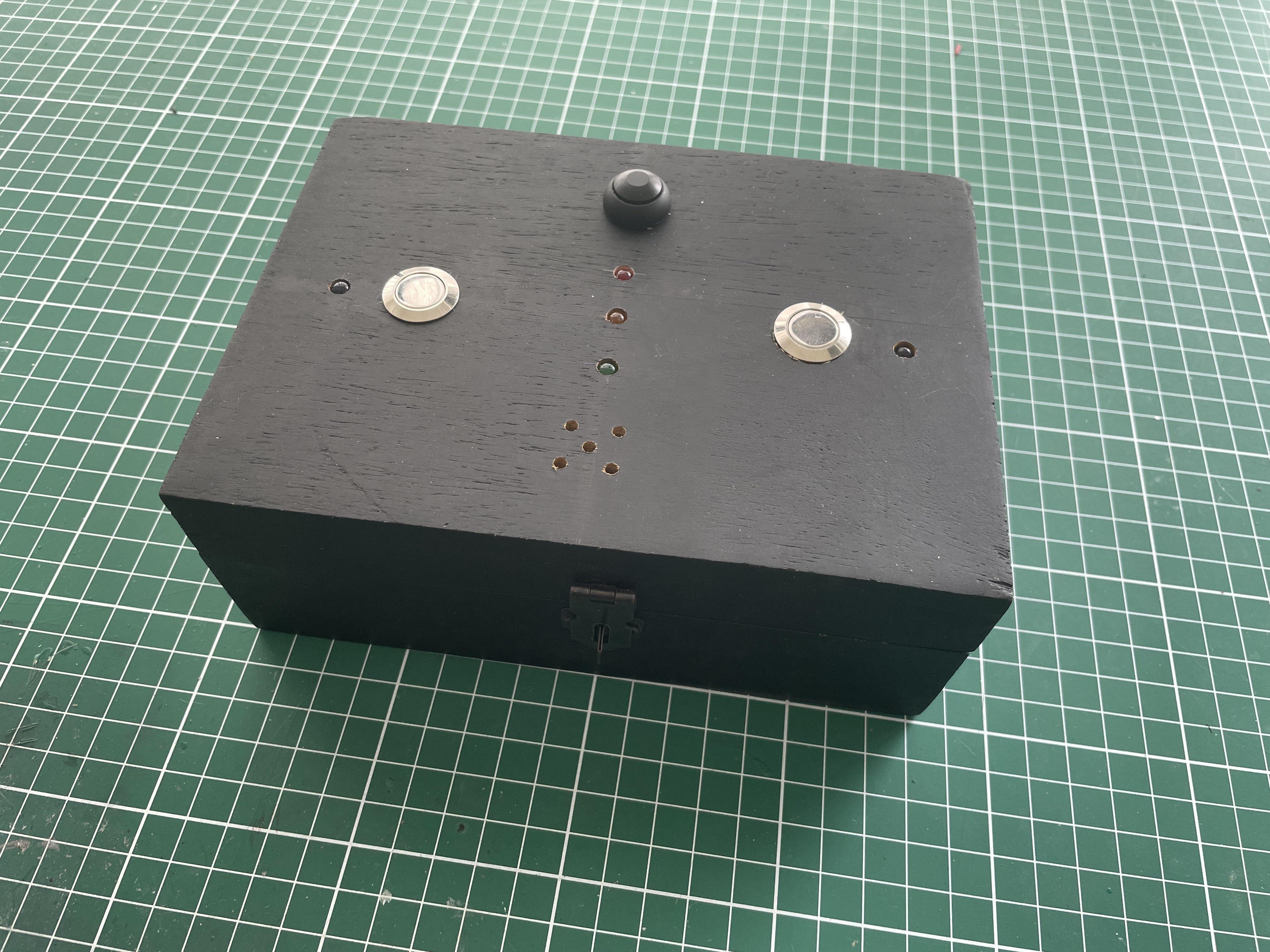 Reaction Game Box 1v1 : 6 Steps - Instructables