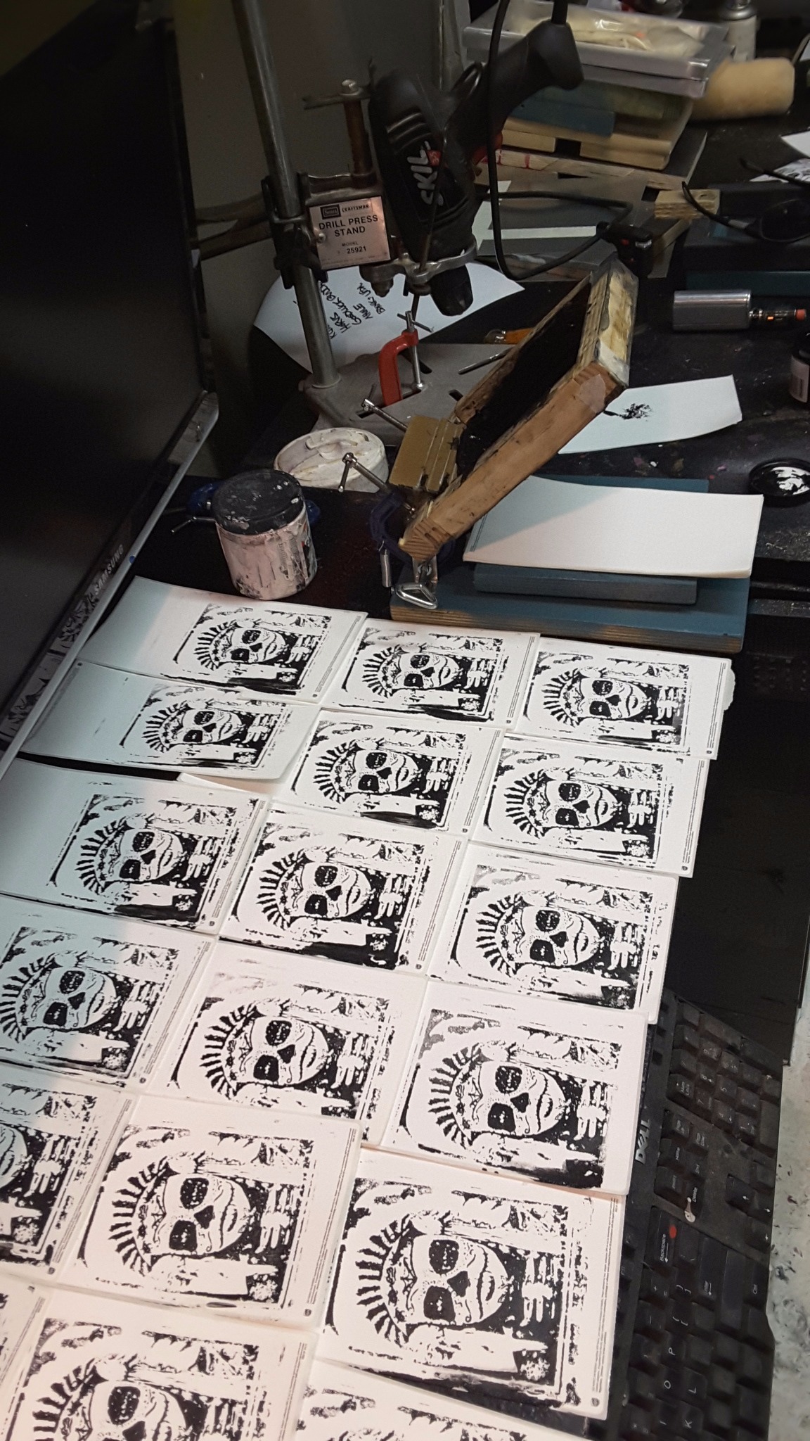 BUDGET SCREENPRINT DIY : 10 Steps (with Pictures) - Instructables