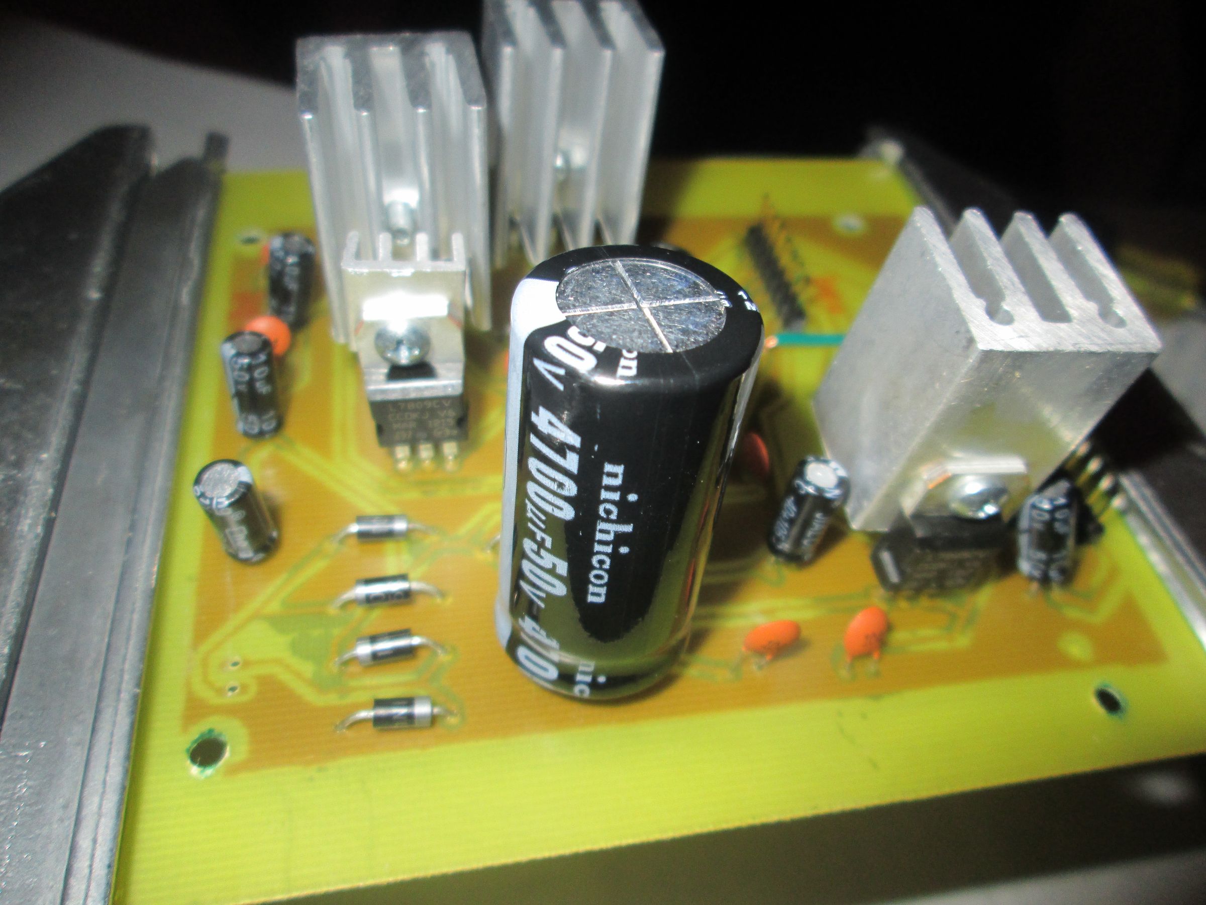 Powered Breadboard Workstation : 6 Steps (with Pictures) - Instructables