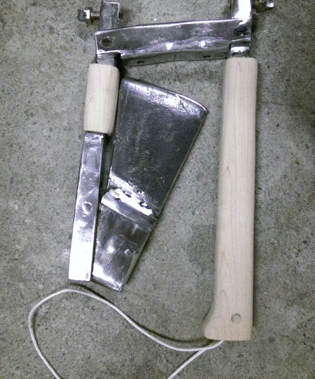Foldable Ax : 10 Steps (with Pictures) - Instructables