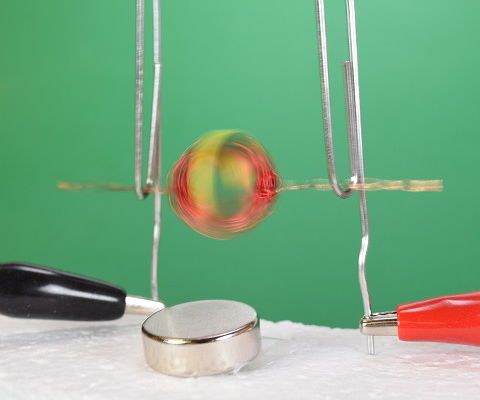 The Simplest Motor : 5 Steps (with Pictures) - Instructables