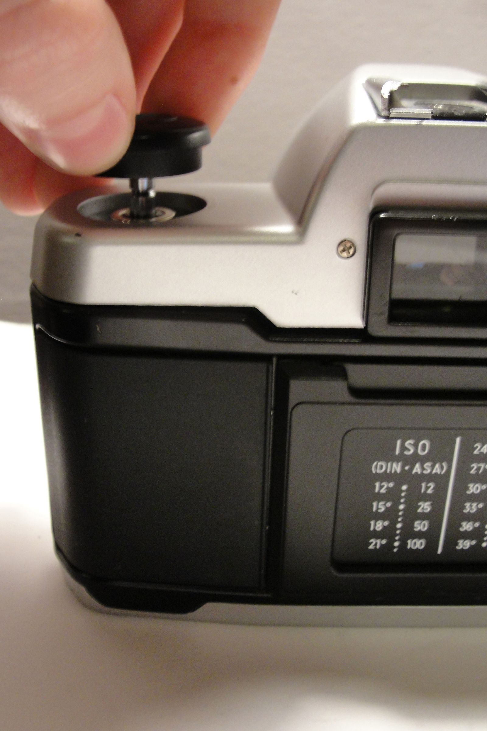 How to Load Film Into a 35mm Camera : 13 Steps (with Pictures ...