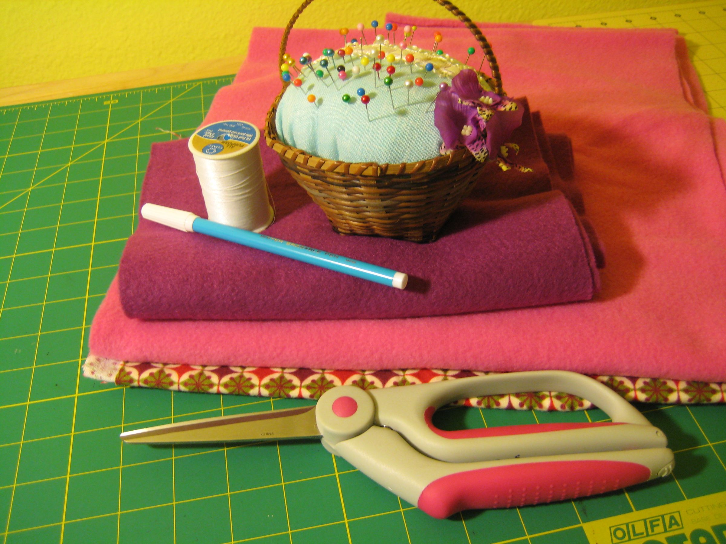 Lovers' Mitten With Reusable Pocket Warmer : 11 Steps (with Pictures ...