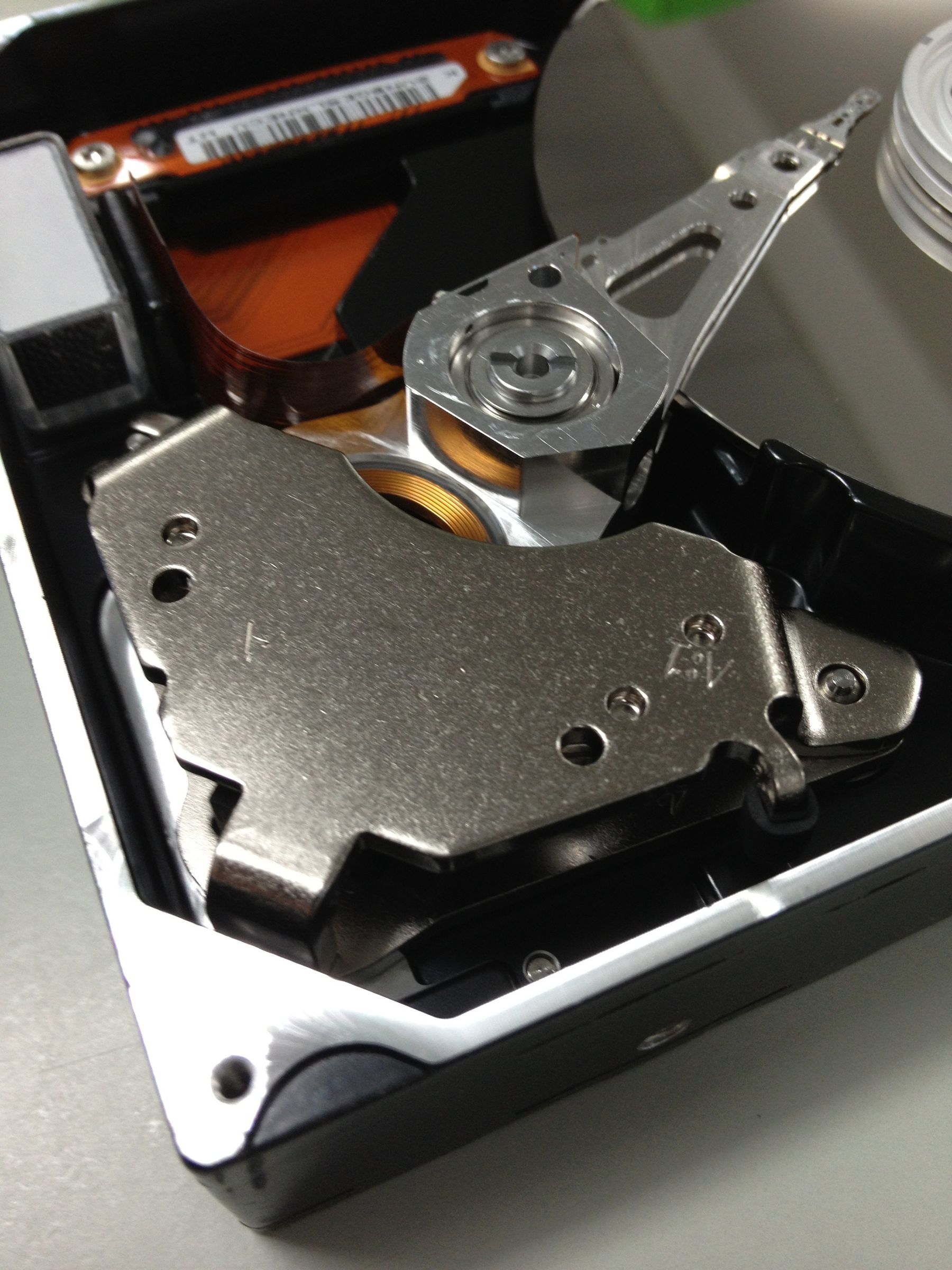 Pull Apart a HDD : 8 Steps - Instructables