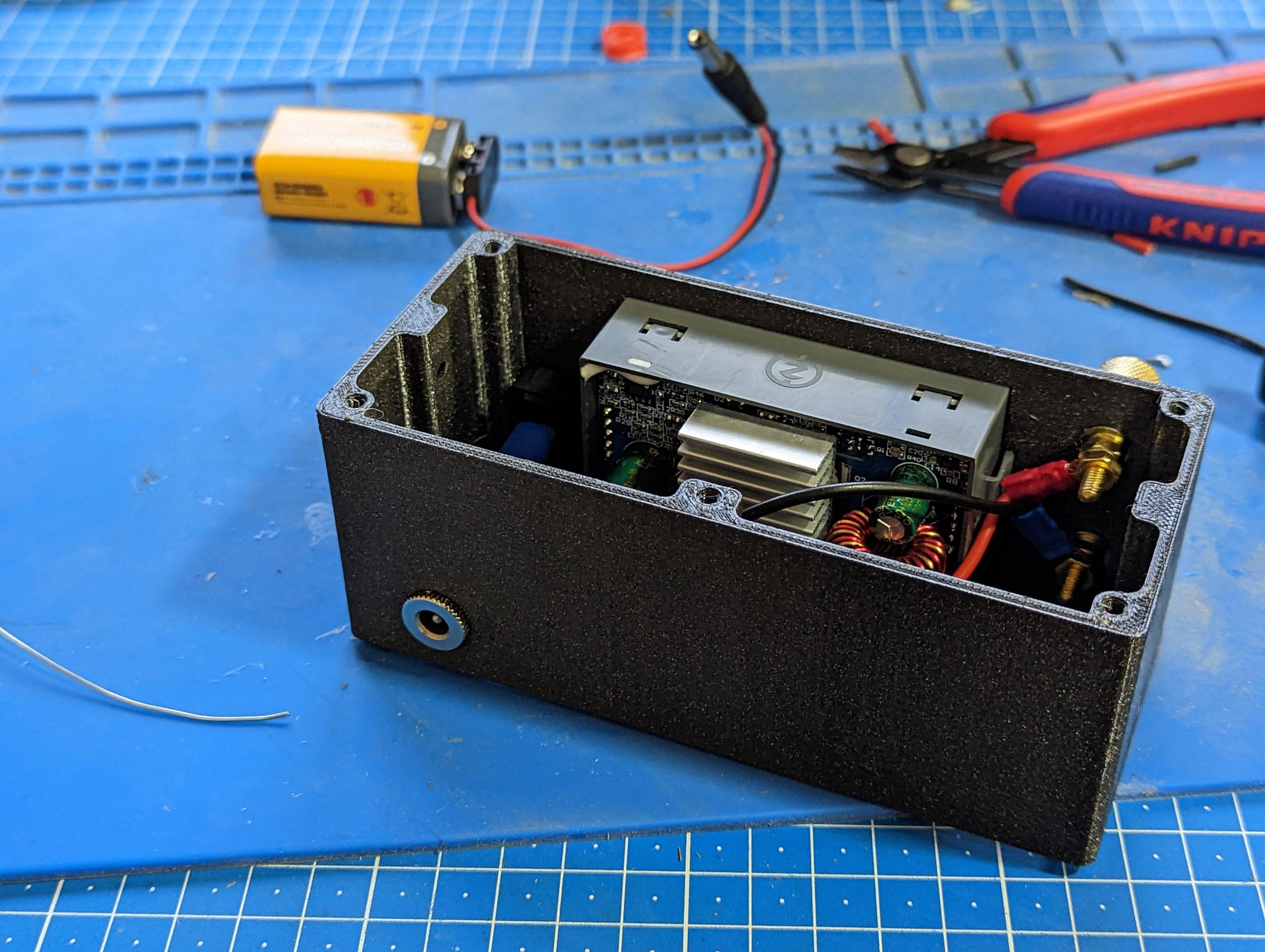 Mini Laboratory Power Supply - Instructables