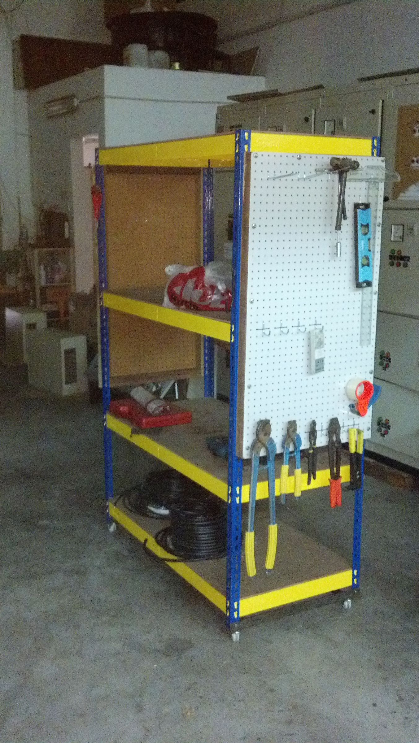 Build a Peg Board Tool Cart (by Brad Justinen) : 16 Steps (with ...