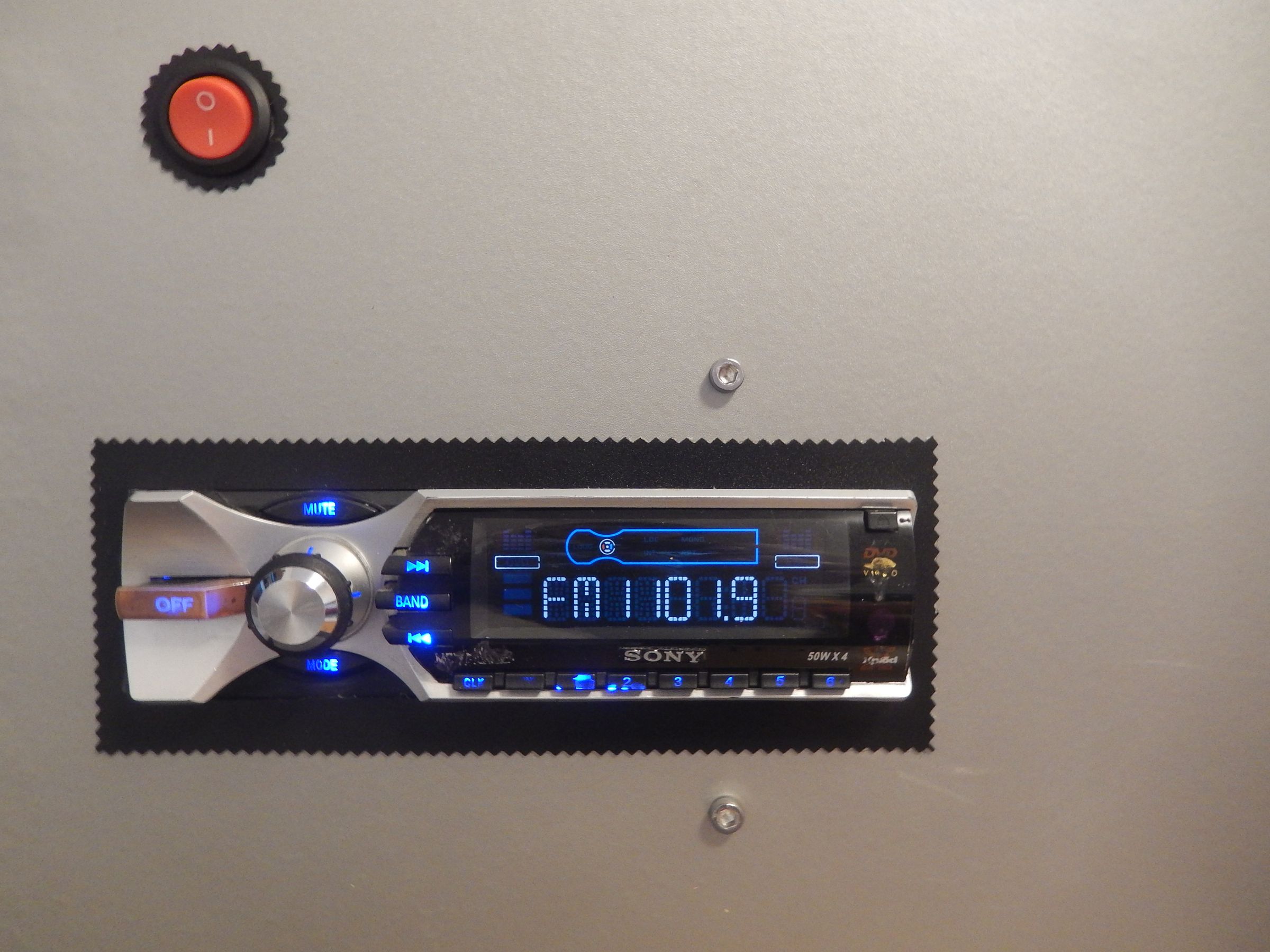 Wireless Boombox of Car Stereo & Subwoofer : 4 Steps - Instructables
