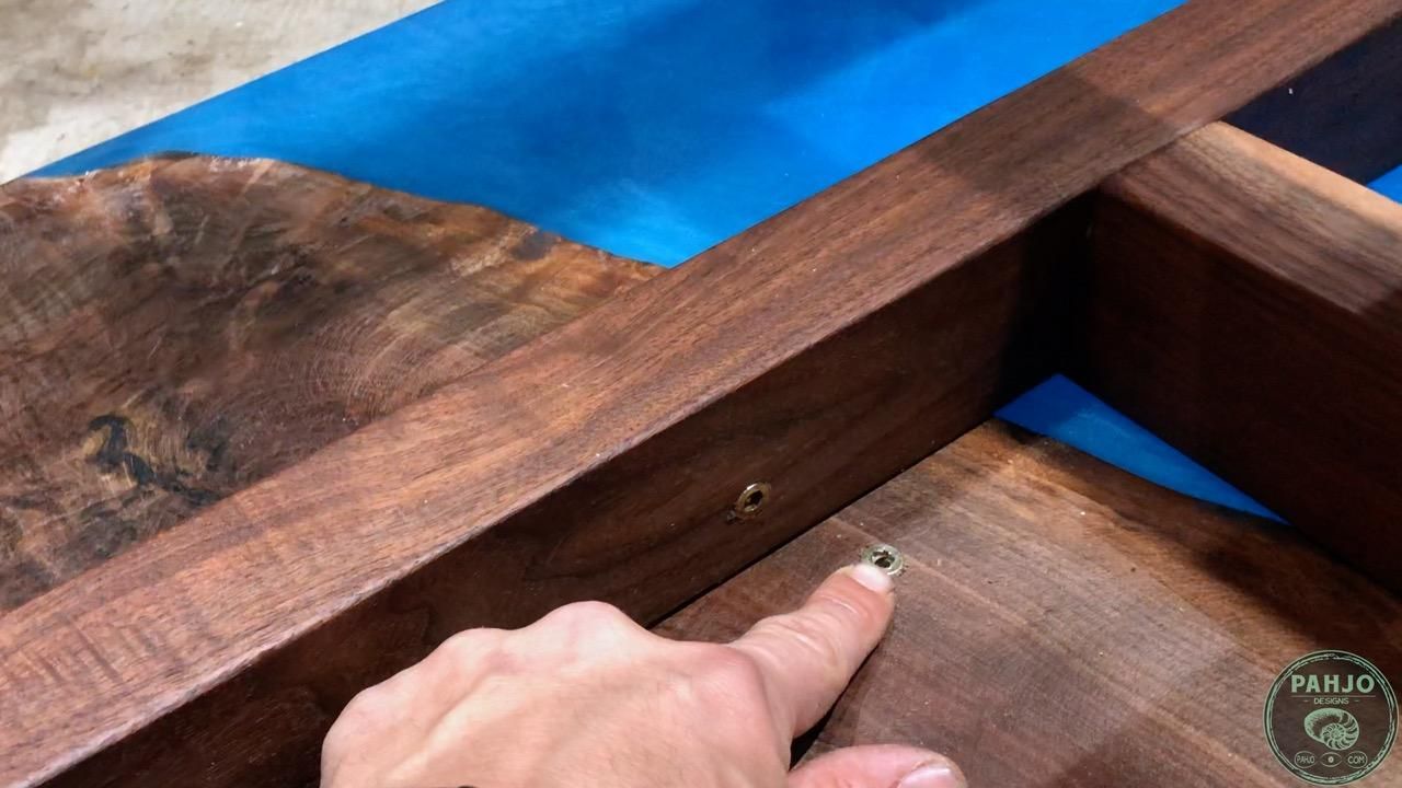 How to Attach Table Top to Base Using Threaded Inserts : 7 Steps ...