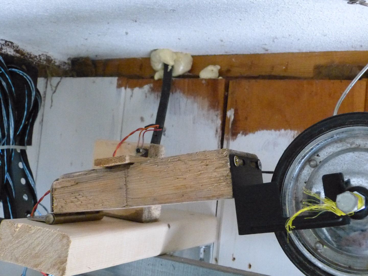 Automatic Garage Door Open/Closed Checker : 12 Steps - Instructables