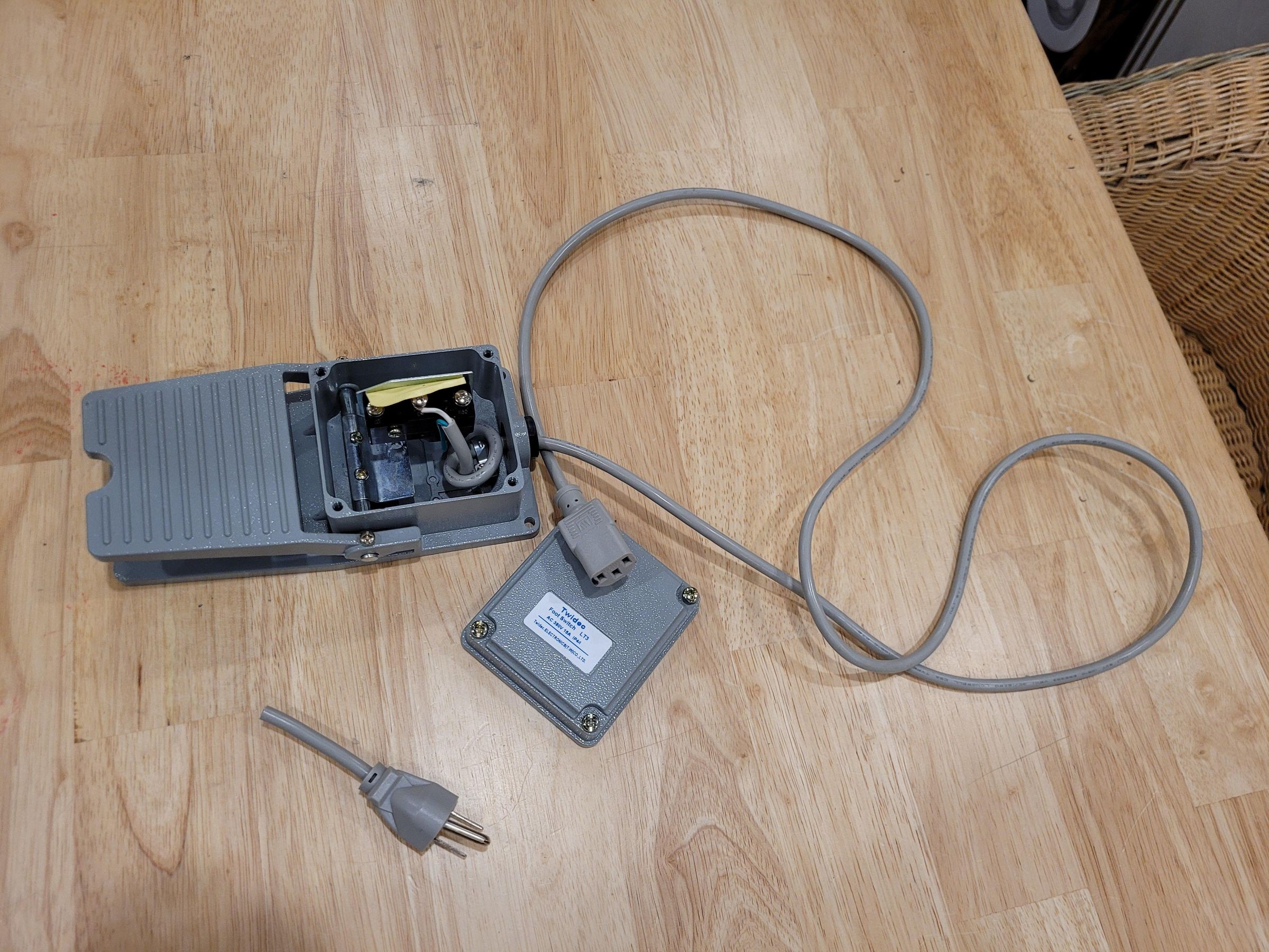 DIY Cardboard Cutting Machine - "The Bibbler Nibbler 1000" : 9 Steps ...