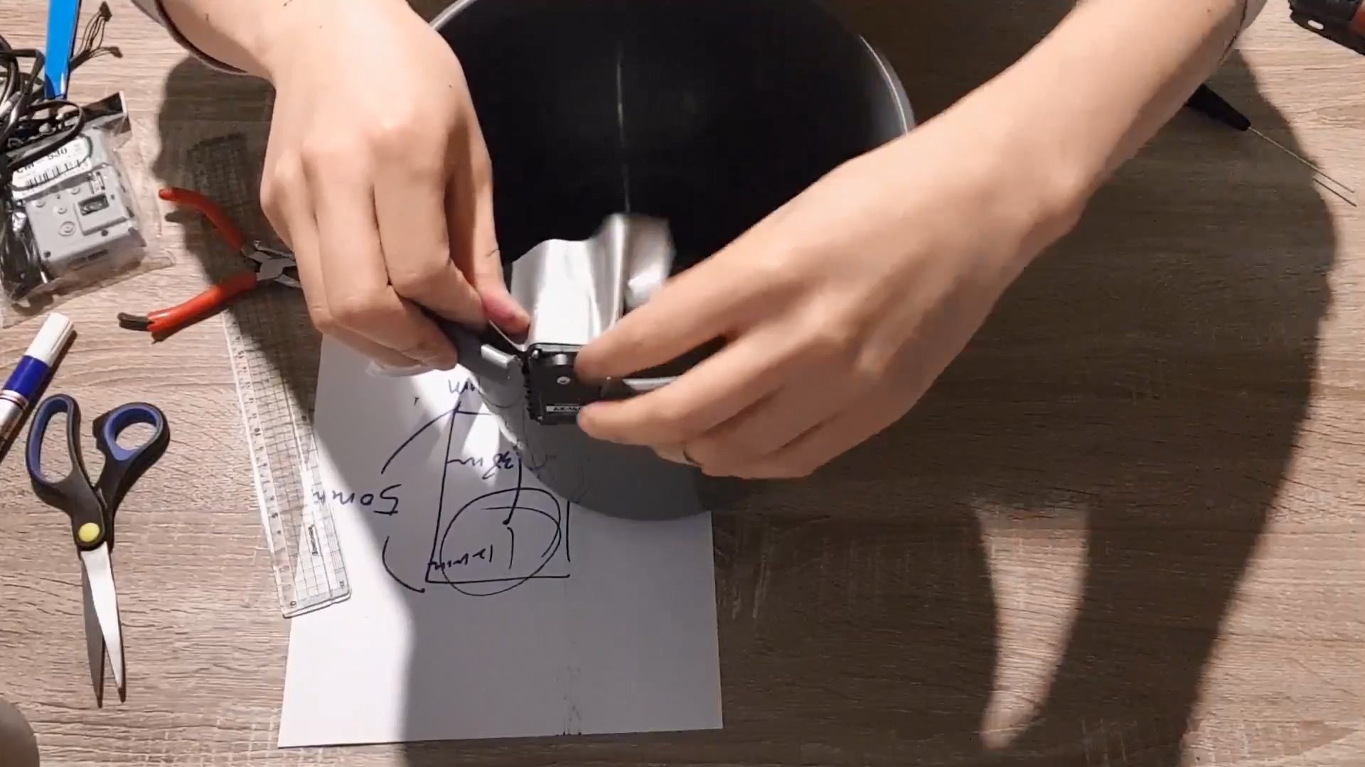 Trash Bin Robot - Giant Hungry Robot : 11 Steps (with Pictures ...