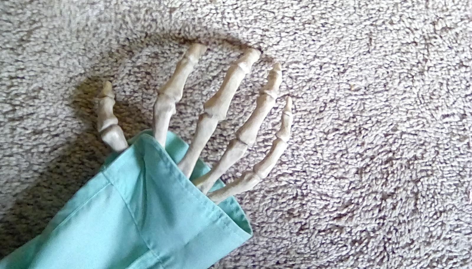 Creepy Stand-up Skeleton Prop : 3 Steps - Instructables