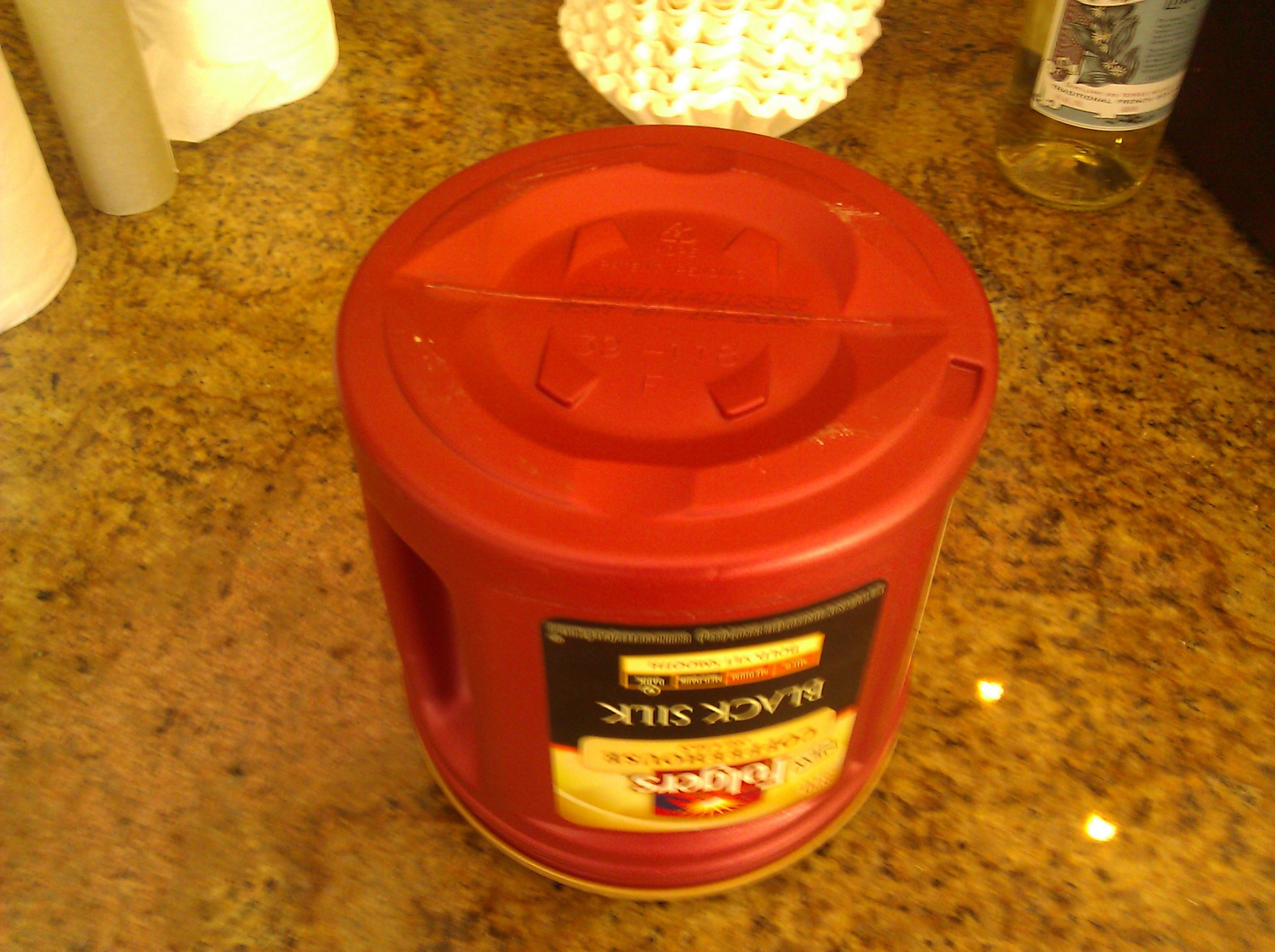 How to Make a Center-Pull Tissue Dispenser on the Cheap : 4 Steps ...