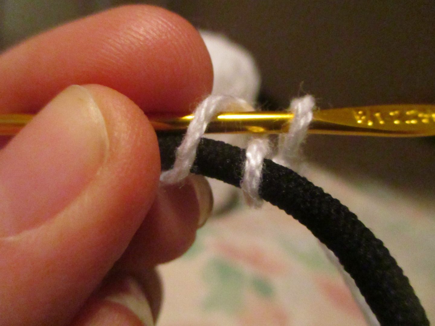 Easy Scrunchy/bracelet : 5 Steps - Instructables