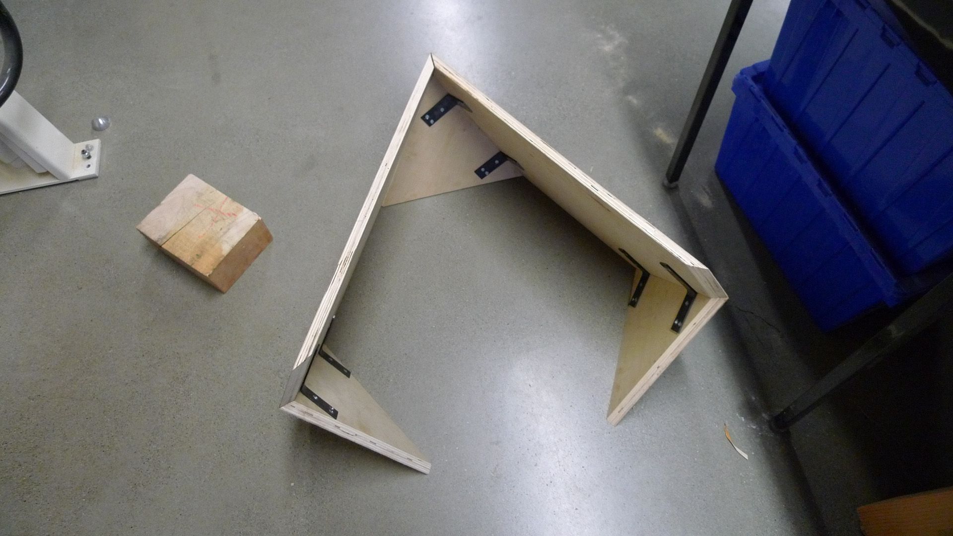 Tetra Table : 24 Steps (with Pictures) - Instructables