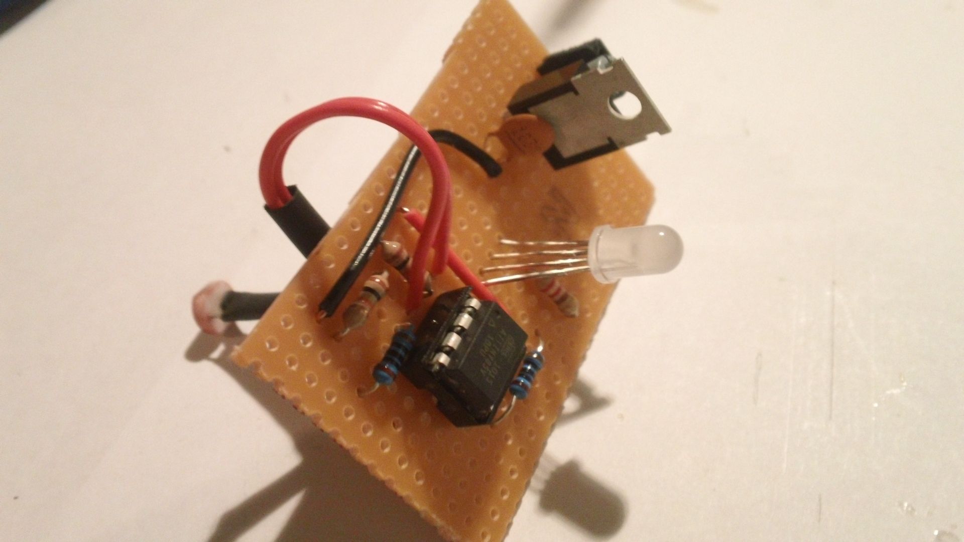 Color Changing Night Light With ATtiny : 8 Steps - Instructables