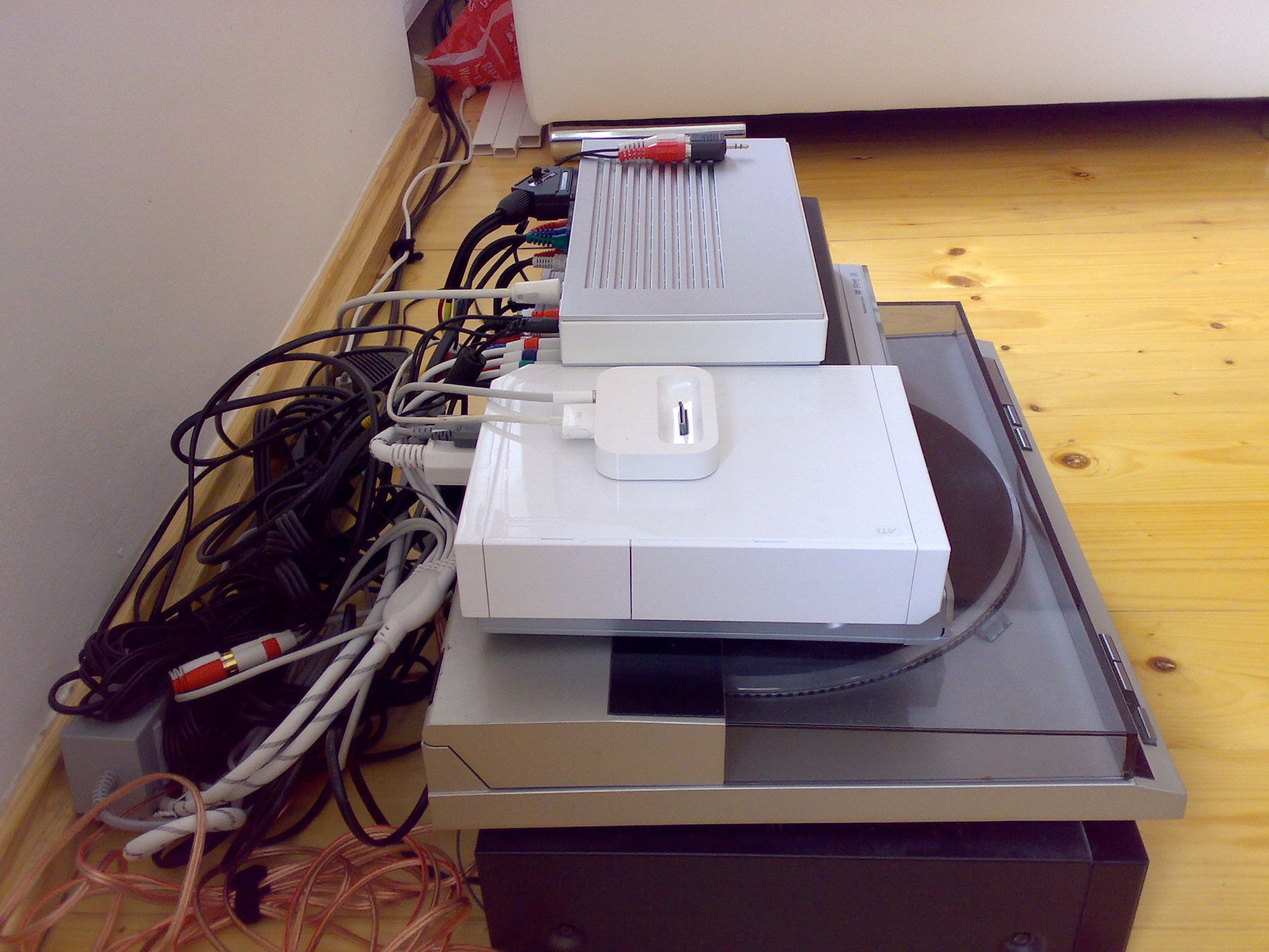 Declutter Cable Salad : 3 Steps - Instructables