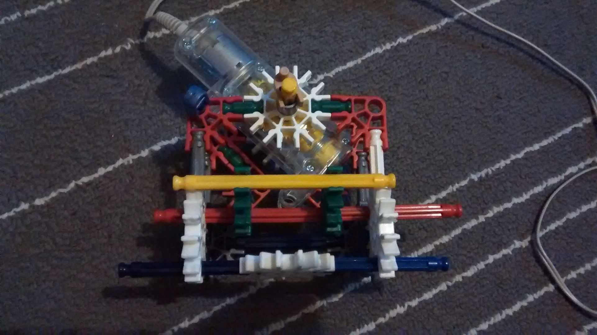 The Corkscrew | a K'nex Ball Machine Lift : 8 Steps - Instructables