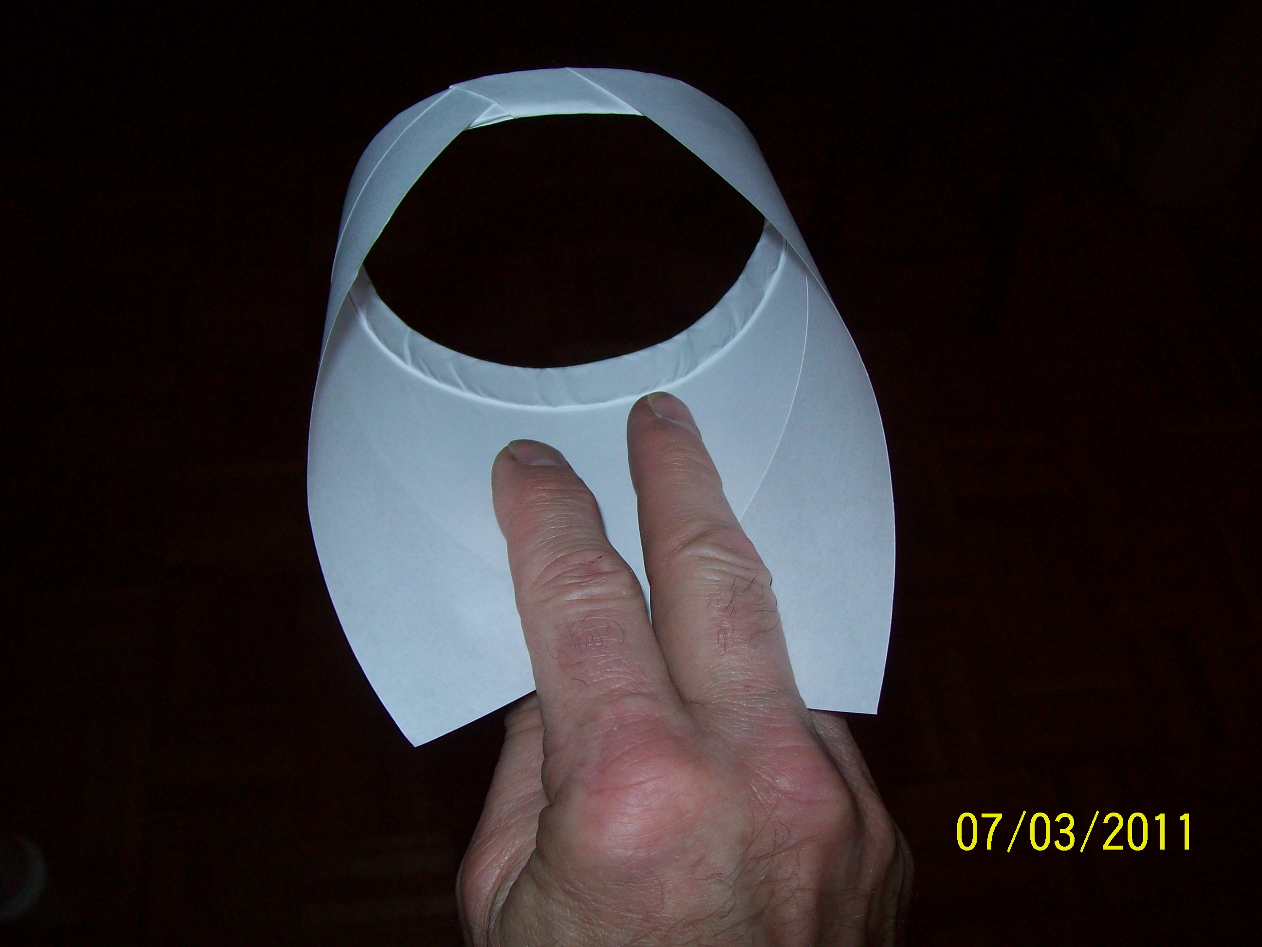Annular (Ring) Paper Plane : 4 Steps - Instructables