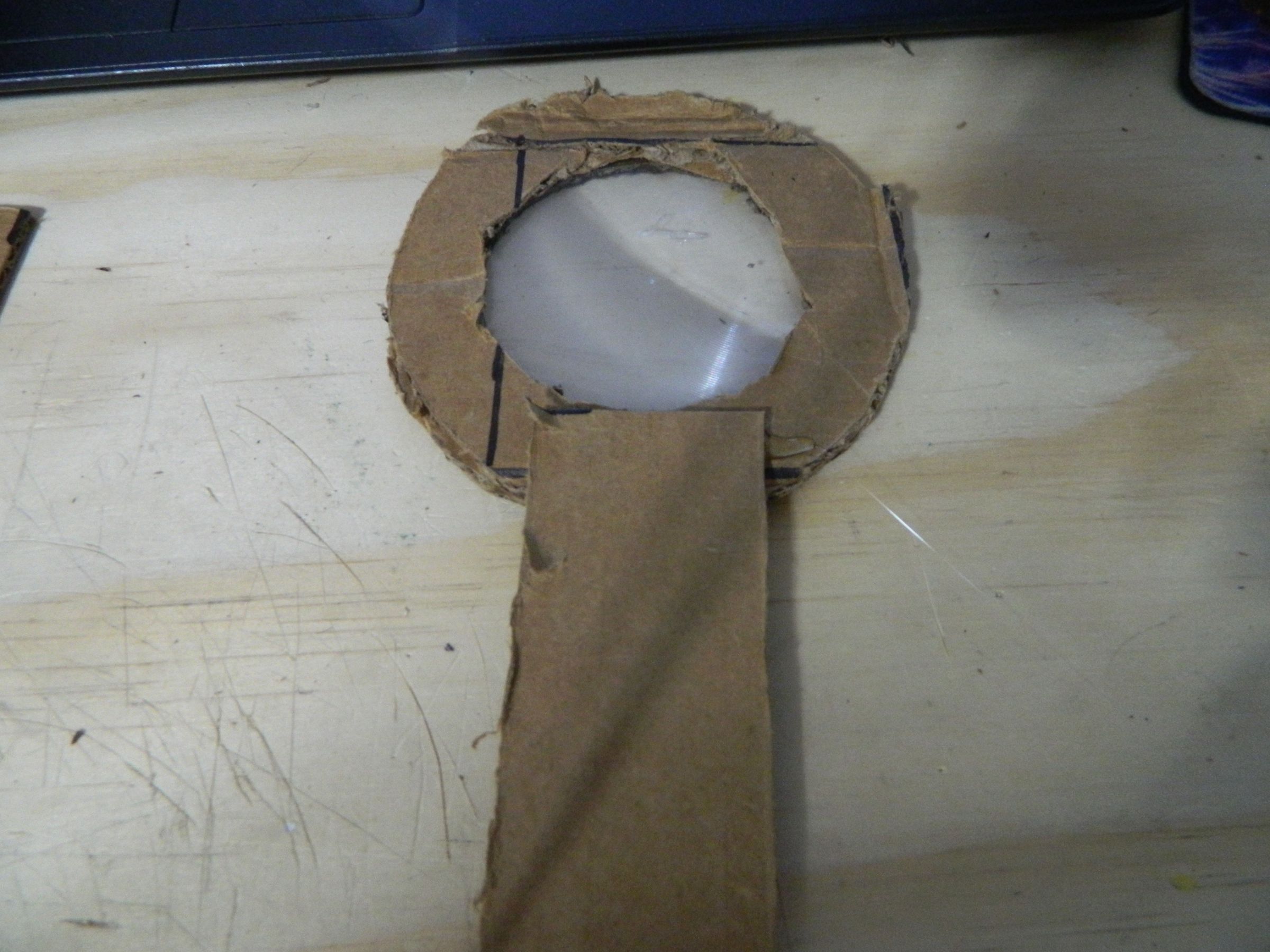 Cardboard Magnifier Glass : 9 Steps - Instructables