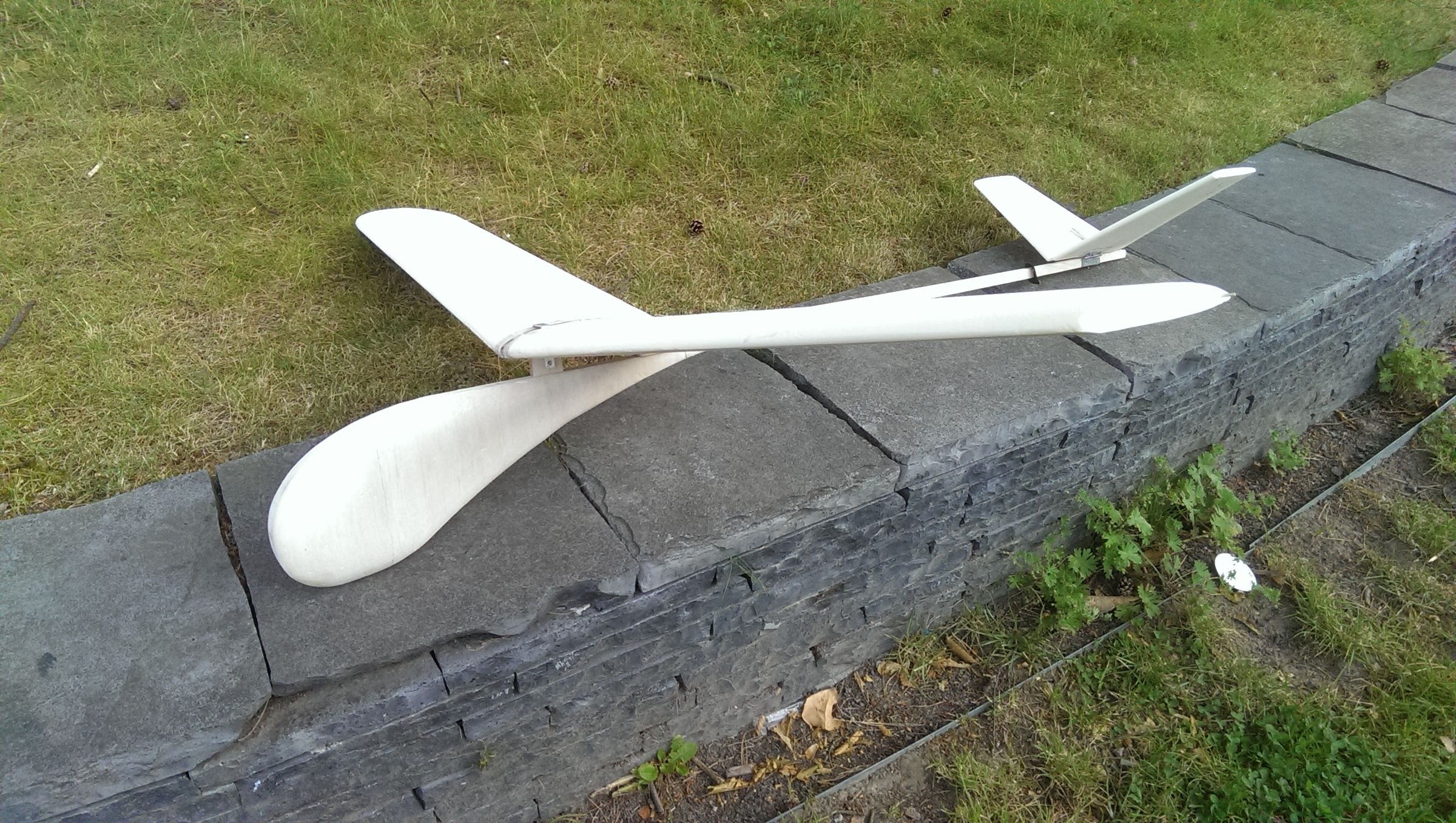 Foldable Glider : 7 Steps - Instructables