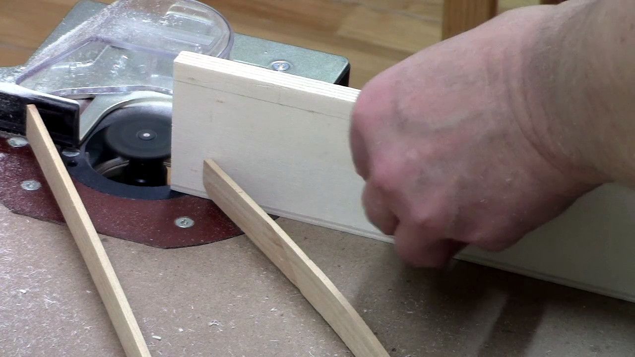 Mini Router Table With the Simplest Router Lift Ever : 12 Steps (with ...