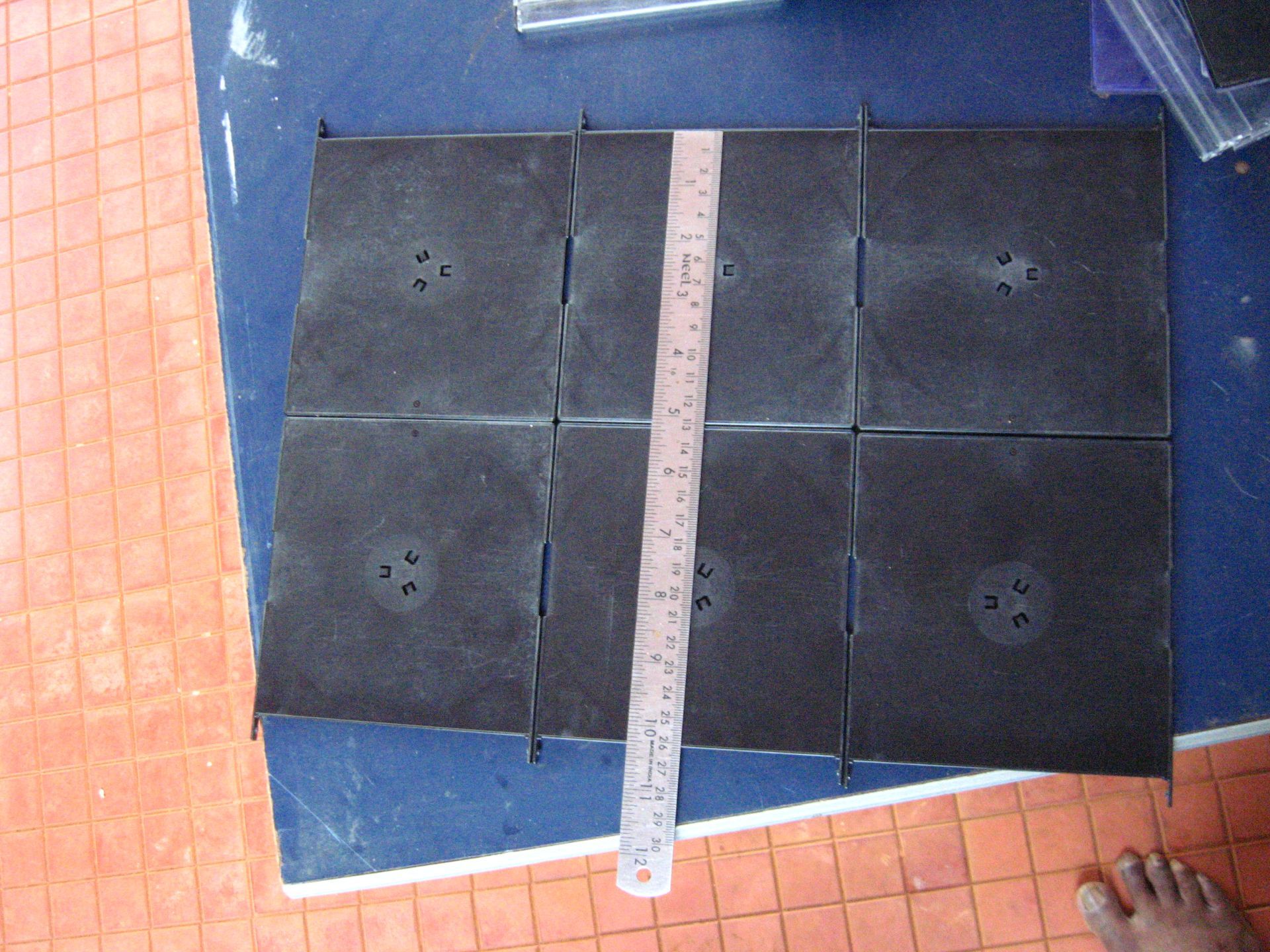 Desktop Organiser With Old CD Jewel Cases : 9 Steps (with Pictures ...