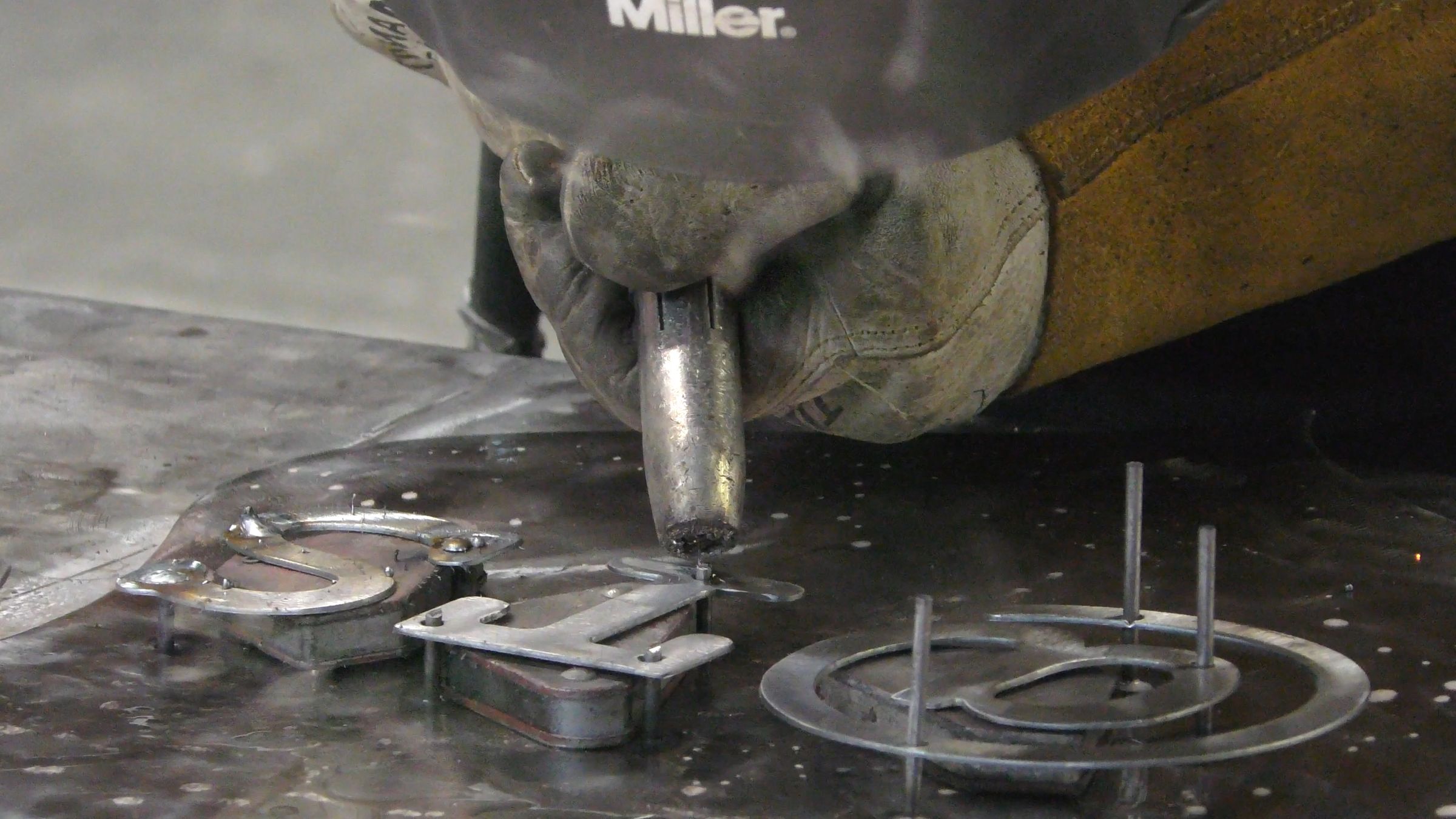 Welder's Wife Makes a Steel LED Sign : 10 Steps - Instructables