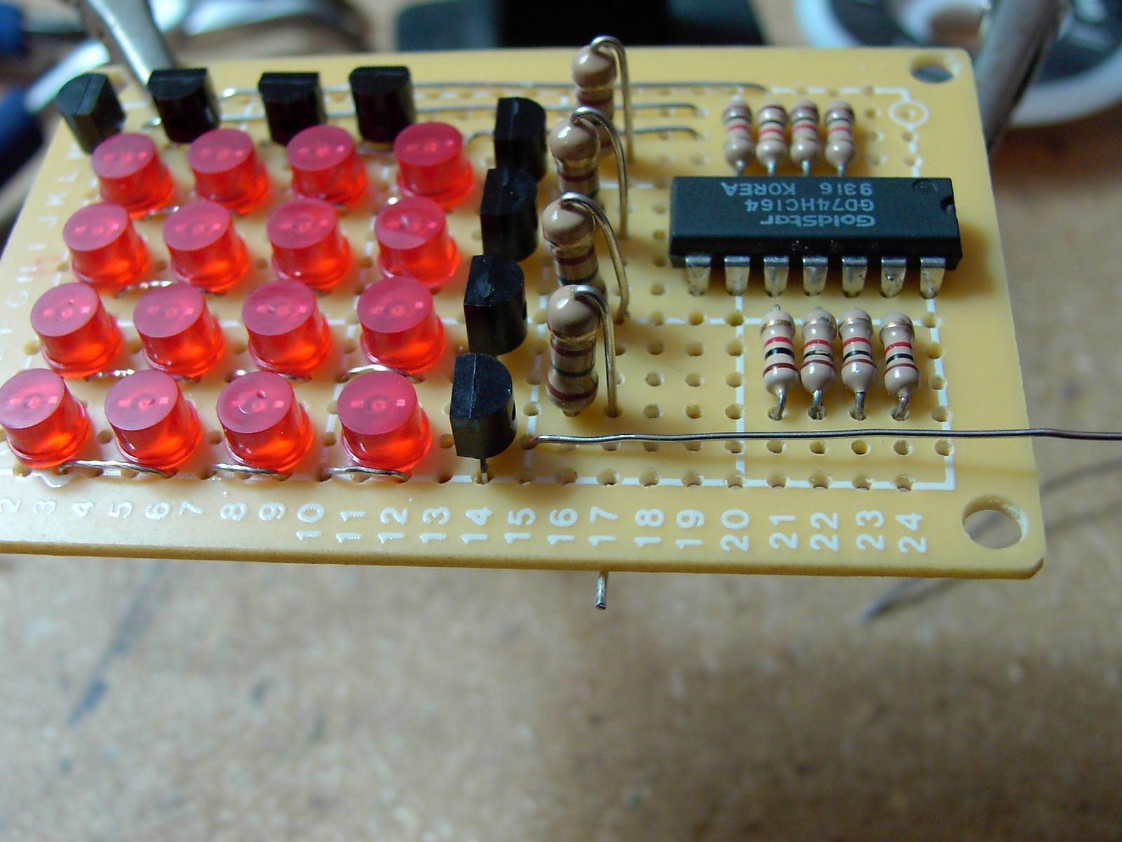 Single Chip, 2 Wire 4x4 LED Matrix - Instructables