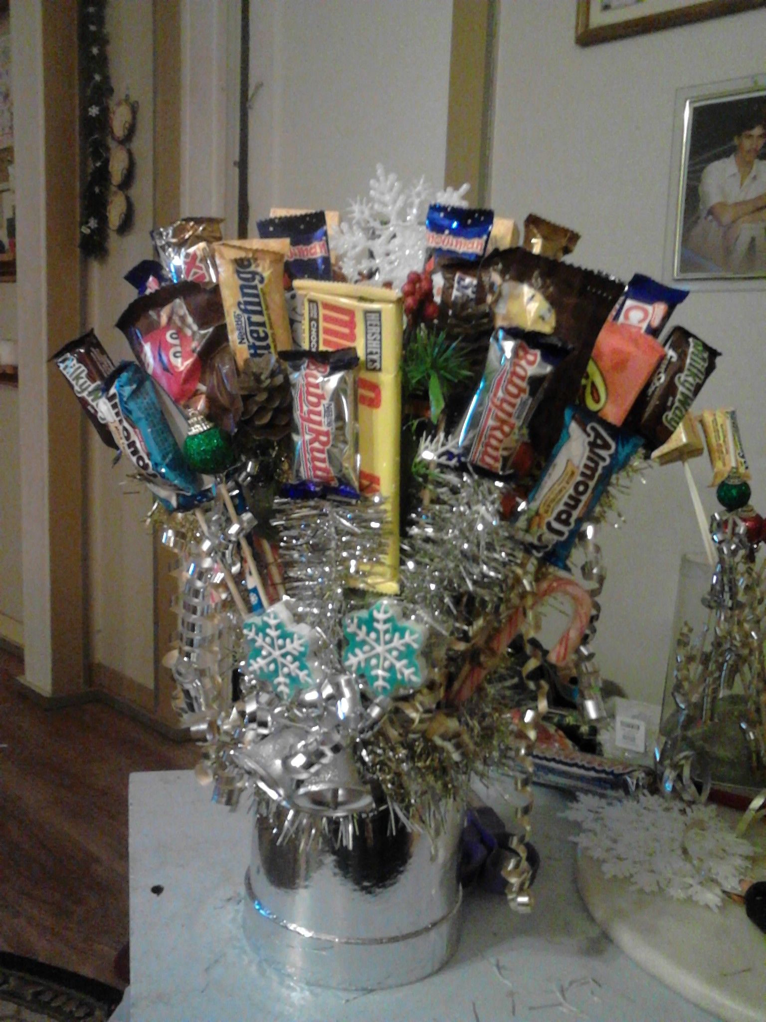 Halloween Decorations: Halloween Candy Bouquet : 5 Steps - Instructables