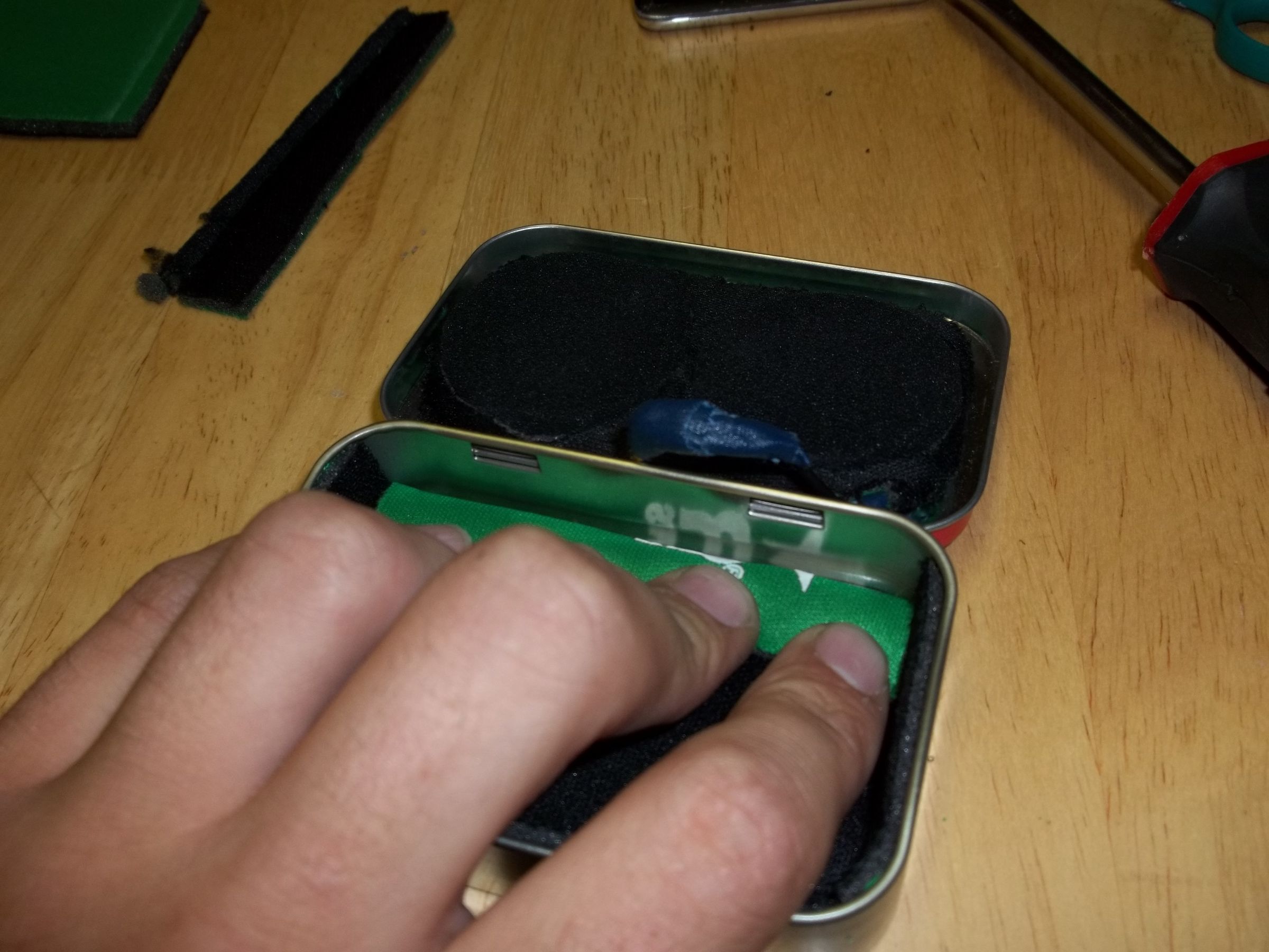 Altoid Ipod Speaker Case : 7 Steps - Instructables
